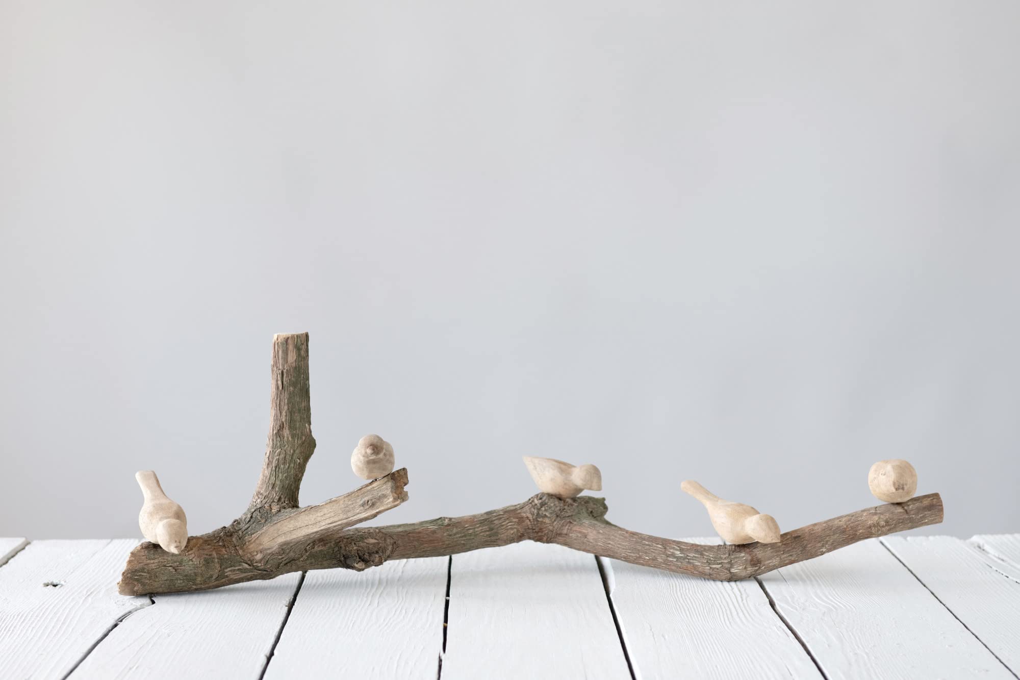 Creative Co-Op Driftwood Branch with Hand-Carved Mango Wood Birds (Each one Will Vary) Décor, Brown