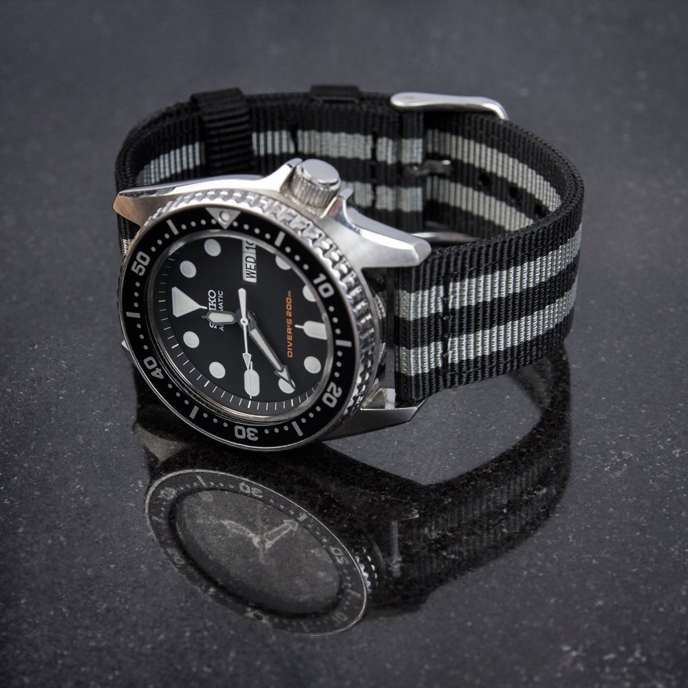 Archer Watch Straps - Premium Nylon Quick Release Watch Bands (Black/Gray, 22mm)