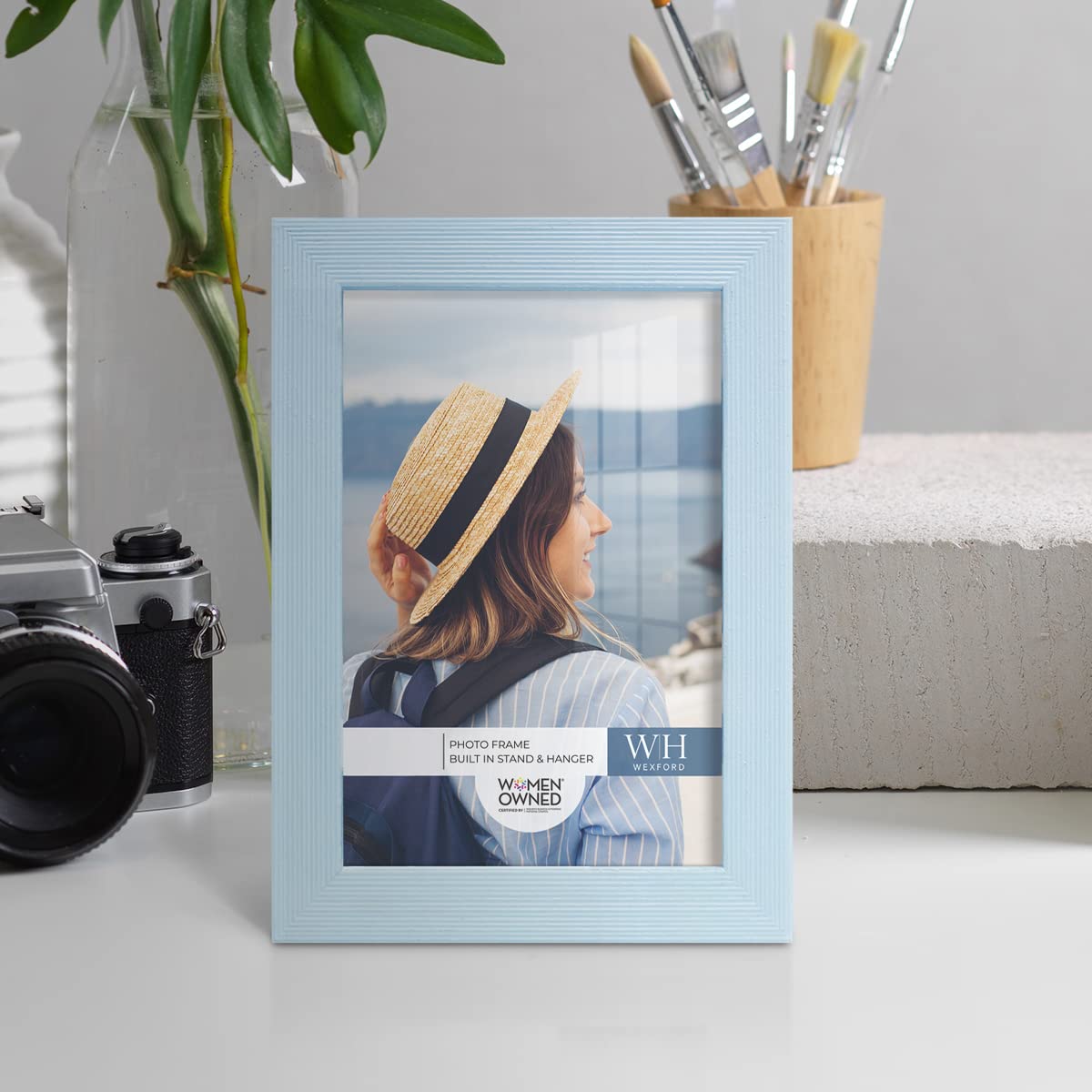 Renditions Gallery 5x7 inch Picture Frame Modern Style Wood Pattern and High Definition Glass Ready for Wall and Tabletop Photo Display, Blue Frame