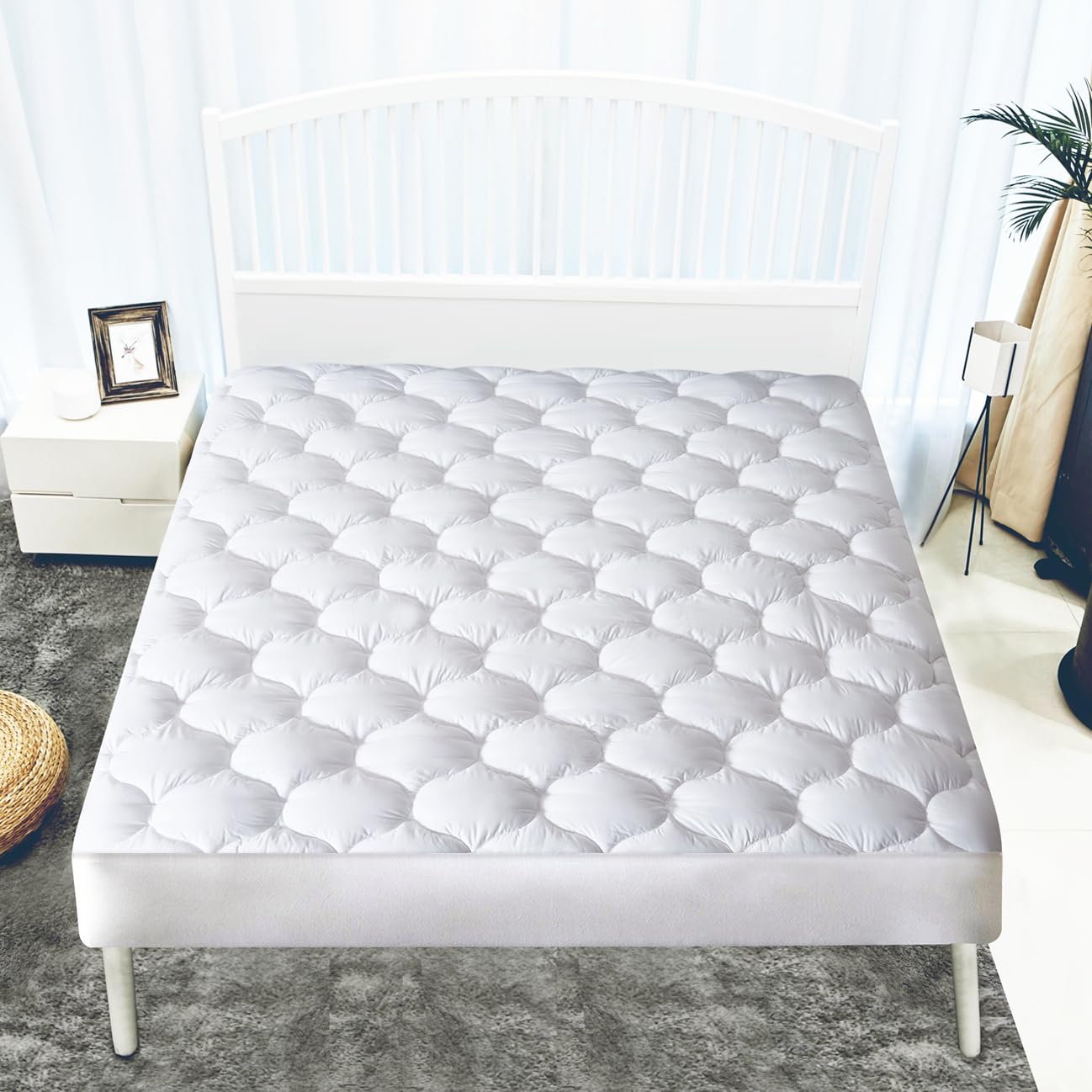 JURLYNE Mattress Pad Queen Size, Quilted Fitted Mattress Cover, Pillow Top with Fluffy Breathable 5D & 7D Spiral Fiber Filling, Cooling Mattress Topper Cover, Protector, White