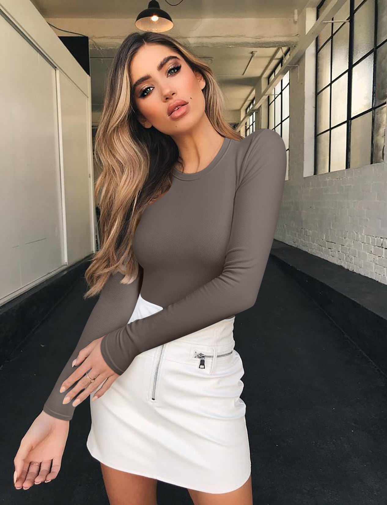 OQQ Womens 3 Piece Long Sleeve Tops Crew Neck Stretch Fitted Underscrubs Layer Tee Shirts 2025 Casual Outfits Black Tea leaf White