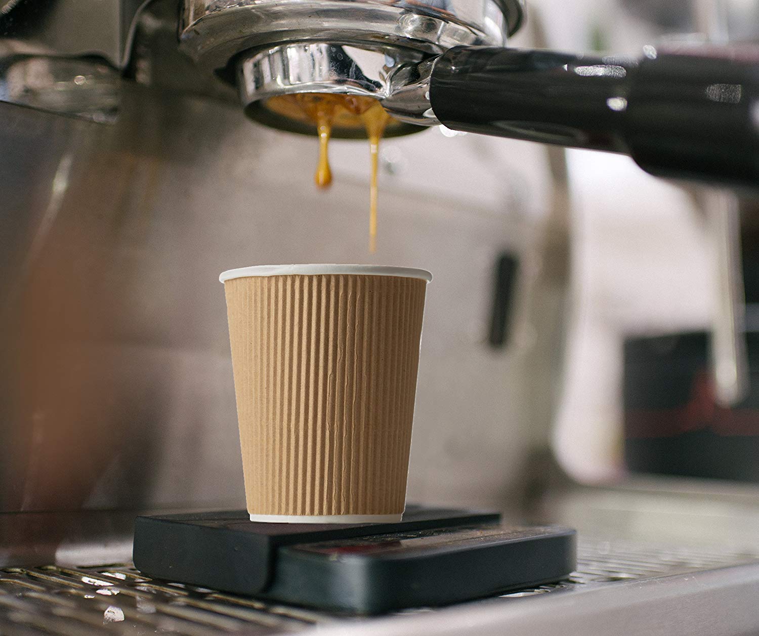 NYHI Set of 150 Brown Disposable Paper Cups with White Lids 6 oz Ripple Insulated Kraft for Hot Drinks Tea Coffee Triple Layer Design Recyclable Durable Paper