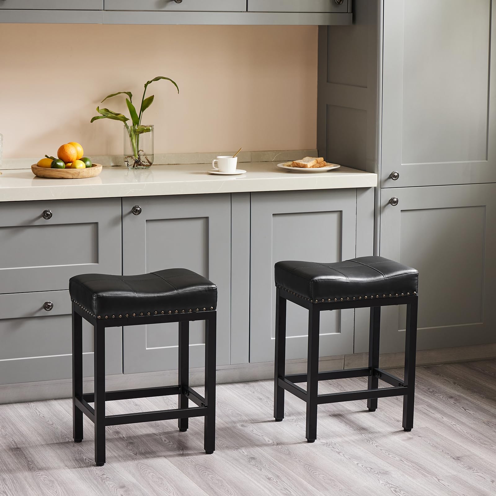 Sweetcrispy Bar Stools Set of 4，Counter Height Bar Stools，24 inch Bar Stools，Modern Kitchen Barstools with Metal Base, PU Leather Saddle Stools for Kitchen Island, Black