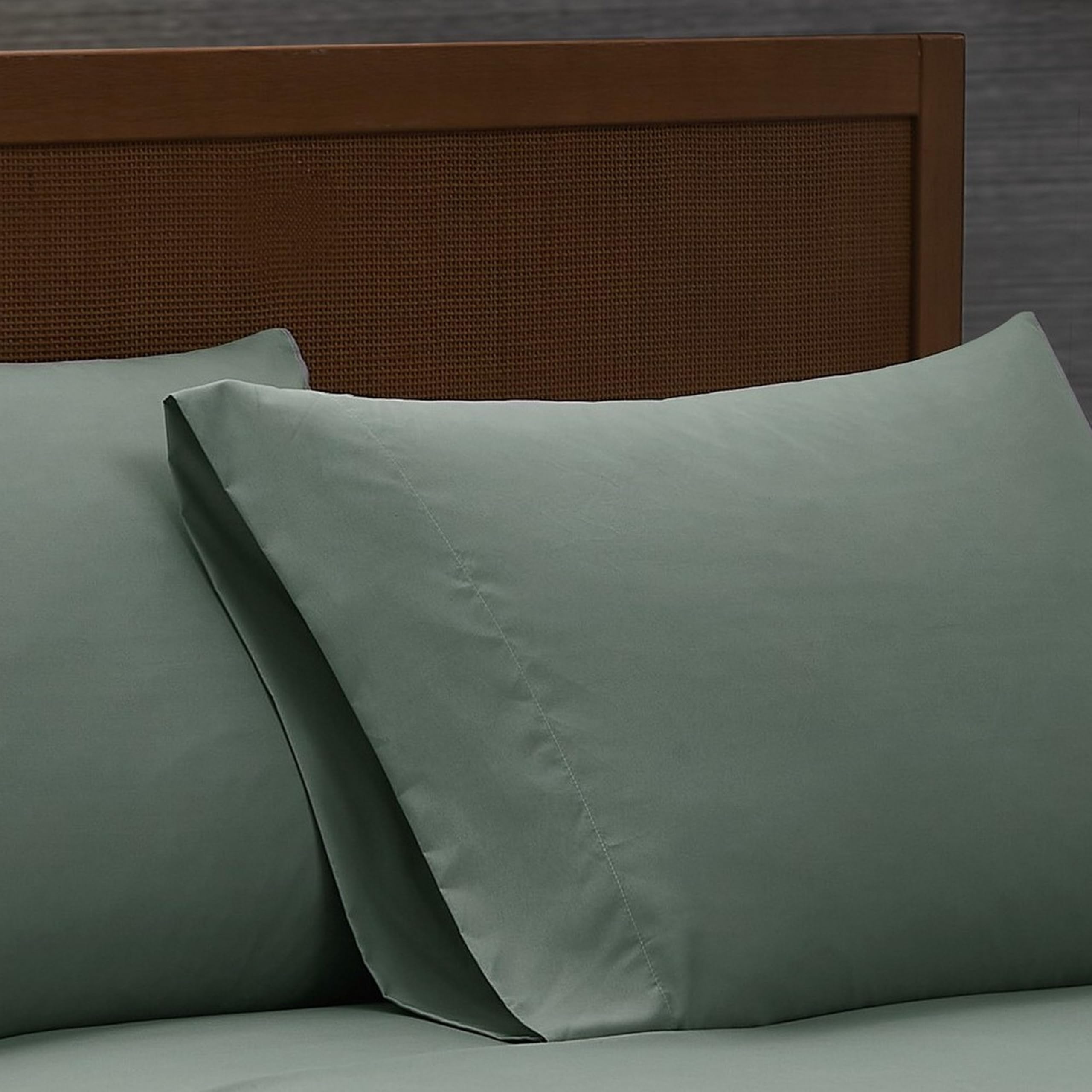 London Fog Garment Washed Solid Sheet Set Green Microfiber 4-Piece Full Sheet Set, Solid Themed, Deep Pocket, Adult and Teen, Oeko-TEX Certified