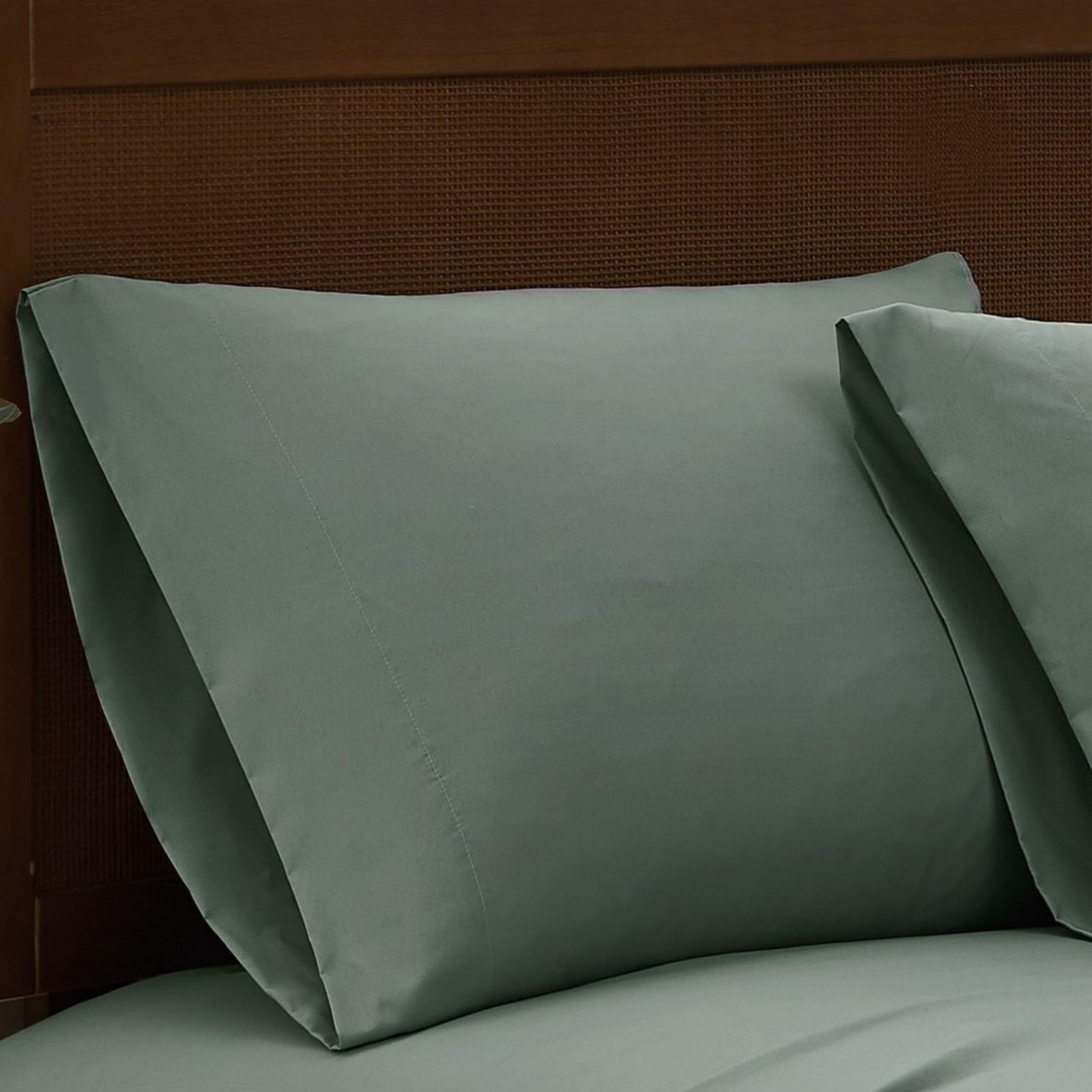 London Fog Garment Washed Solid Sheet Set Green Microfiber 4-Piece Full Sheet Set, Solid Themed, Deep Pocket, Adult and Teen, Oeko-TEX Certified