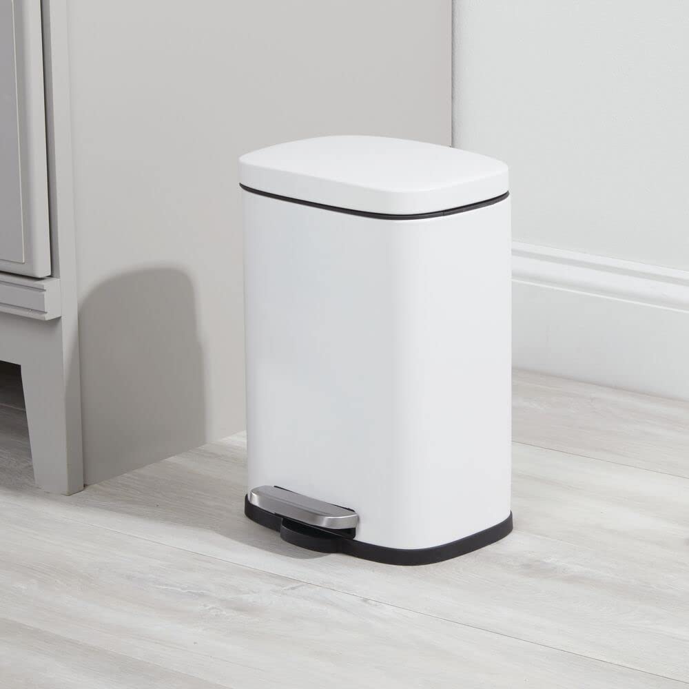 mDesign Pedal Bin - 5L Stainless Steel Pedal Bin with Lid and Plastic Insert - Small Waste Bin for Bathroom and Kitchen or Office Waste Paper Bin - White