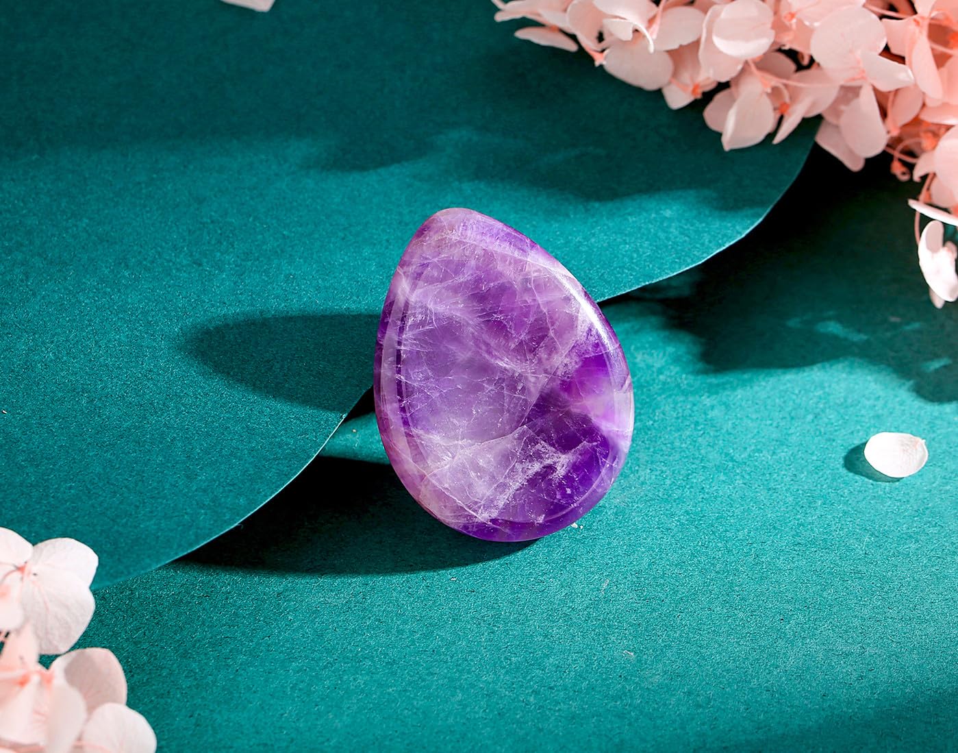 DUQGUHO 1.7" Worry Stone Natural Amethyst Healing Crystals Thumb Worry Stones for Anxiety Reiki Crystal Gemstone Polished Pocket Energy Quartz Stone