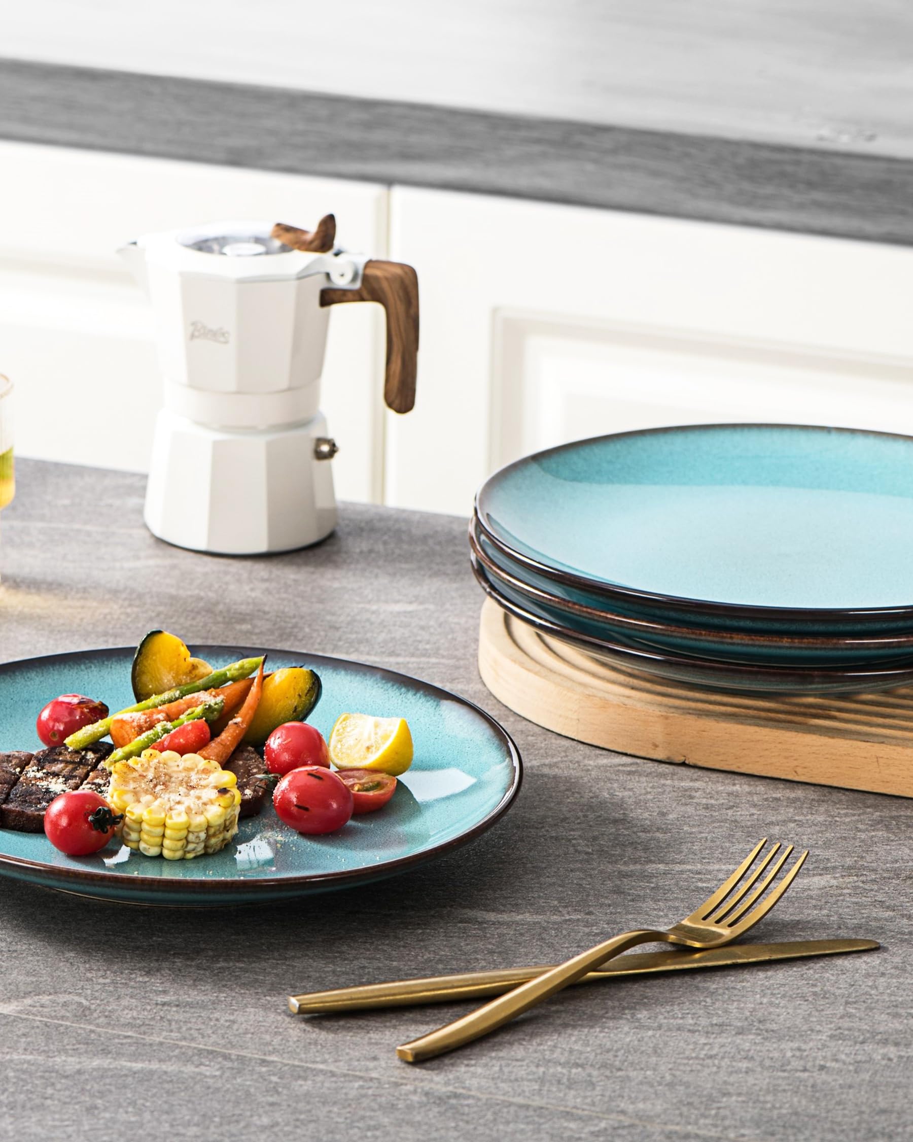 HENXFEN LEAD Dinner Plates Set of 4, Large Serving Dishes 10 Inch for Steak, Salad, Pasta - Stoneware Dinnerware Sets Dishwasher, Microwave, Oven Safe, Aqua