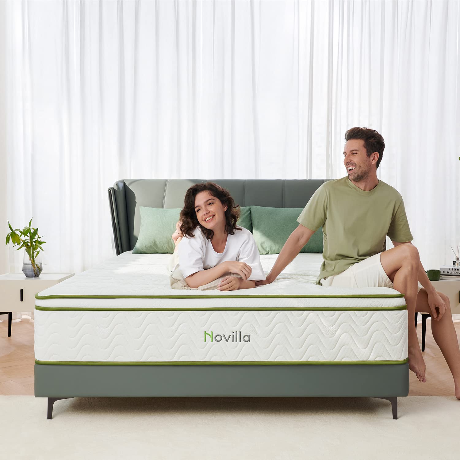 Novilla King Size Mattress 10 Inch Hybrid Mattress with Memory Foam & Pocketed Coil for Durable Support & Motion Isolation Medium Firm Mattress King Size in a Box Amenity