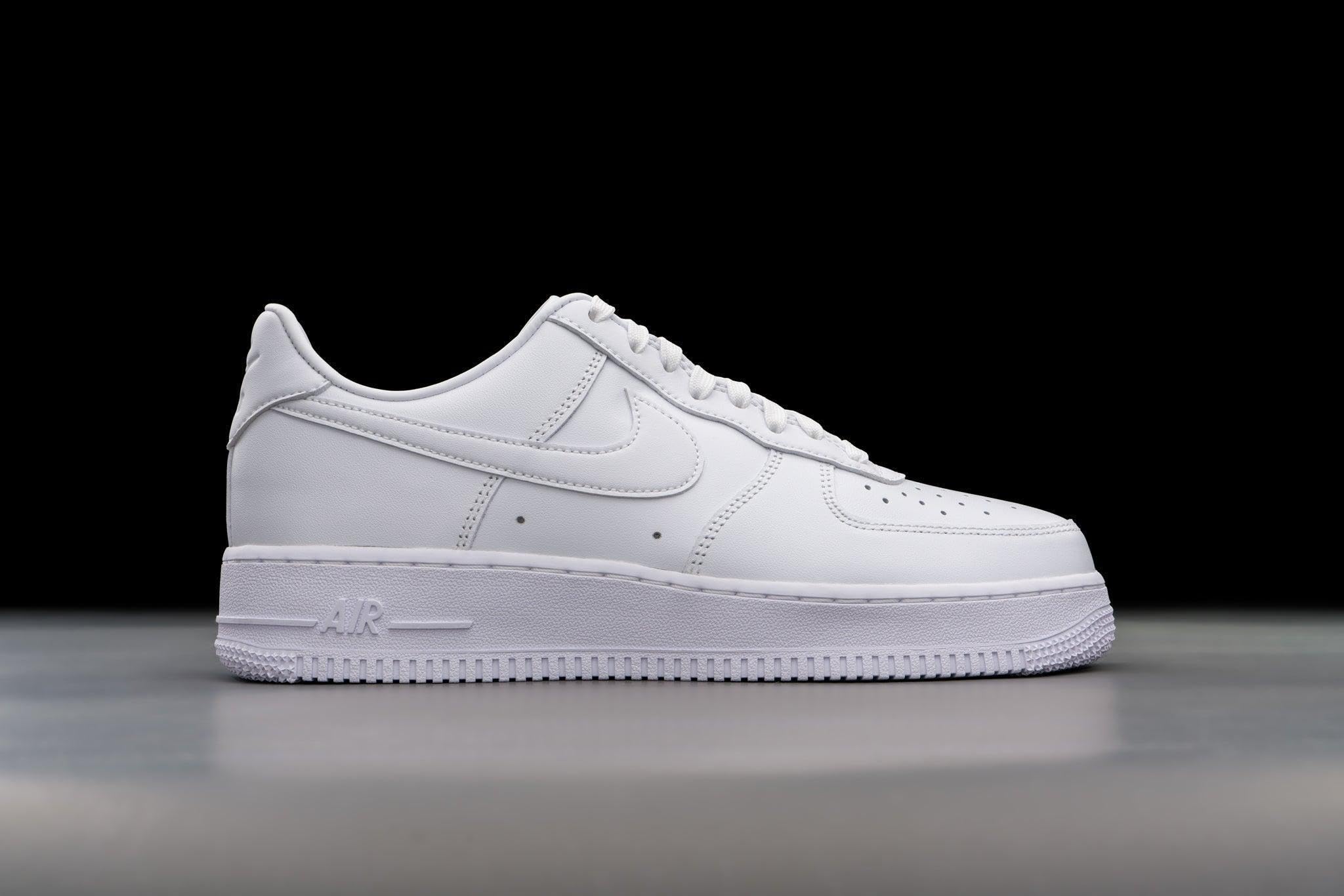 Nike Mens Air Force 1 Low '07 CW2288 111 White on White - Size 9.5