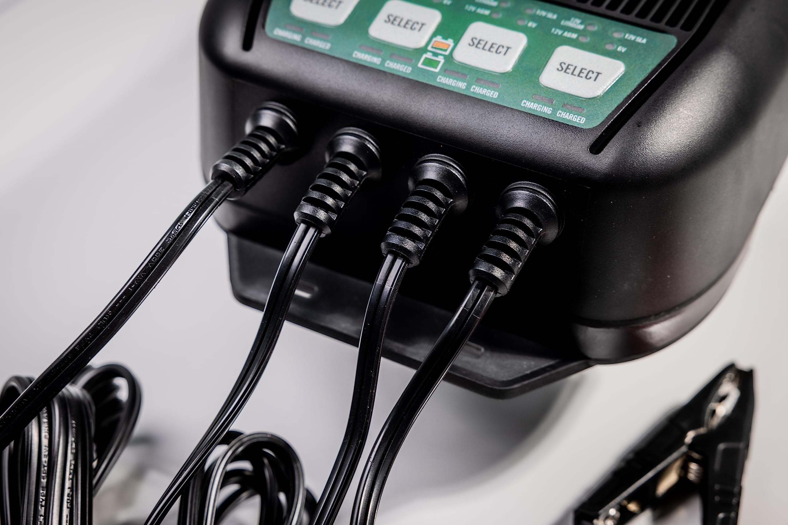 Battery Tender WaveCharge 12 AMP - 4 Bank Multibank Charger - 3 AMPs Per Bank - Selectable 12V / 6V - Smart and Switchable Multi Battery Charger and Maintainer - 022-1004-DL-WH