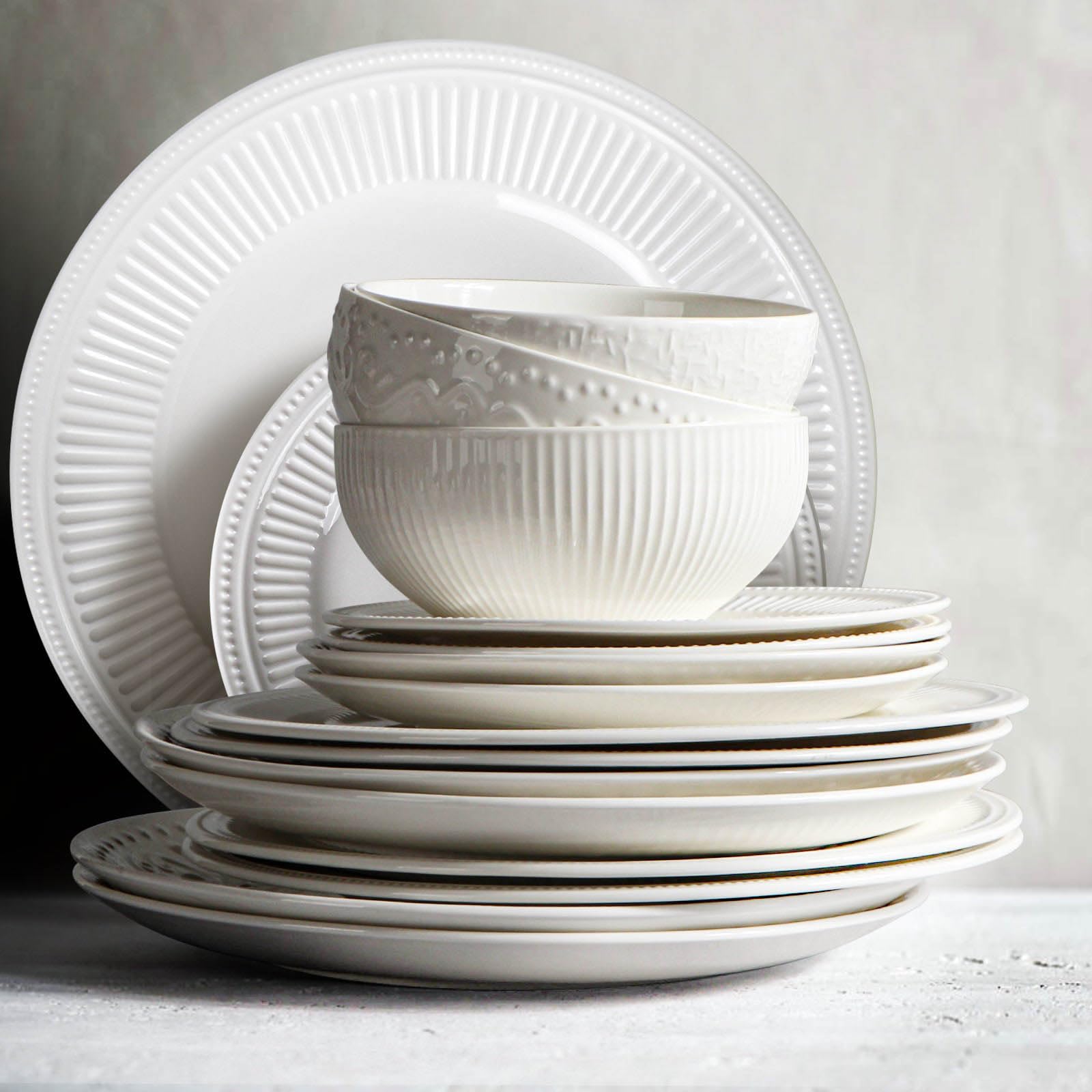 Artena Ceramic Dinner Plates Set of 4, 10.5 inch Embossed White Kitchen Plates for Salad, Dessert, Appetizer, Steak, Serving Dishes for Entertaining, Modern Large Flat Plates for Restaurant, Parties