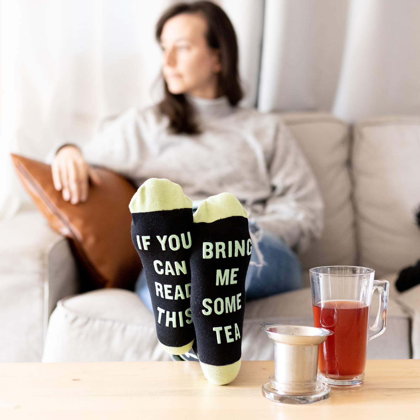 Lavley If You Can Read This, Bring Me Funny Socks - Novelty Gifts for Men, Women and Teens (US, Alpha, One Size, Regular, Regular, Tea (Black))