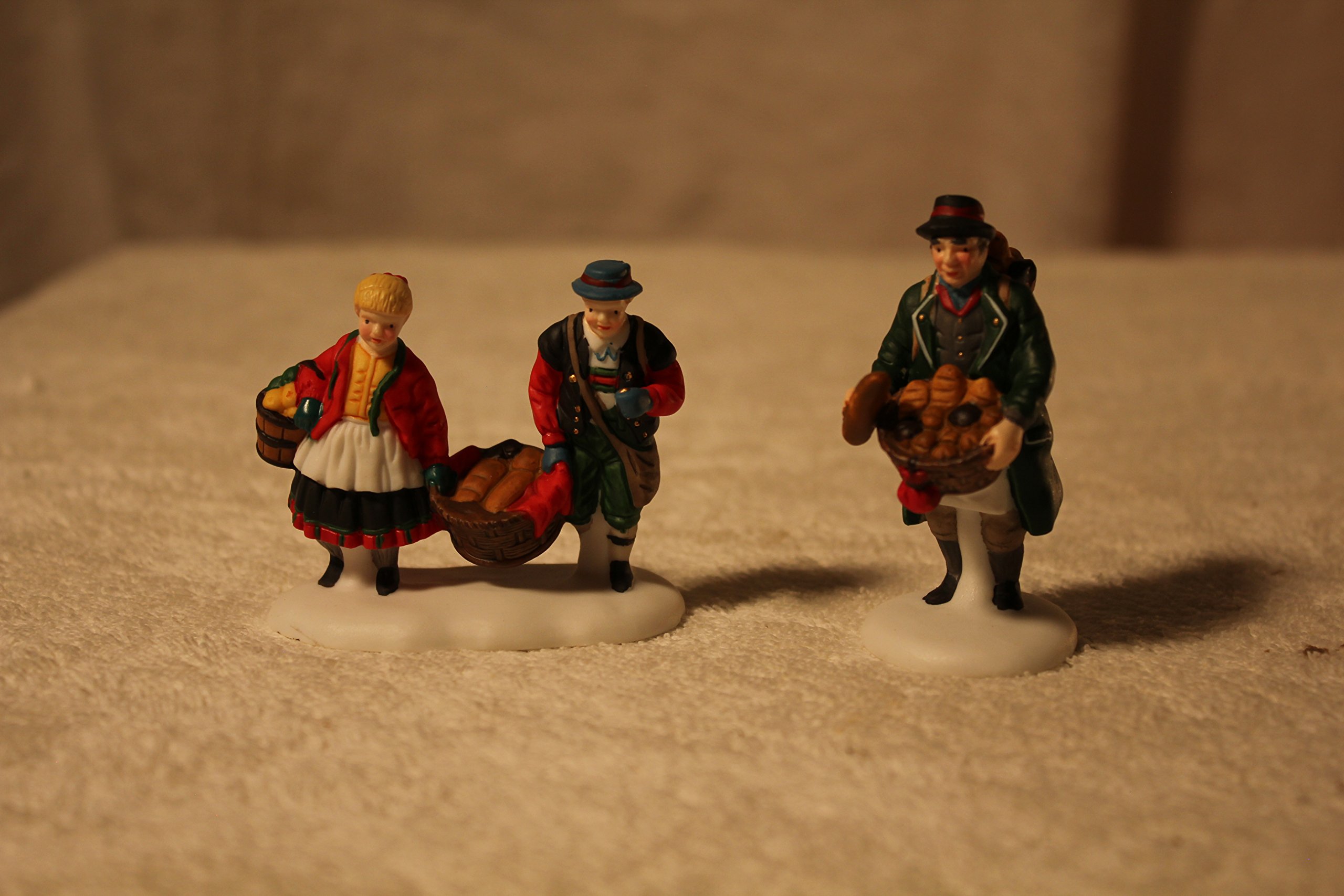 Department 56 Heritage Village Collection ; Alpine Village ; Buying Baker's Bread 1992 Retired Set of 2 ; Handpainted Porcelain Accessories #5619-7