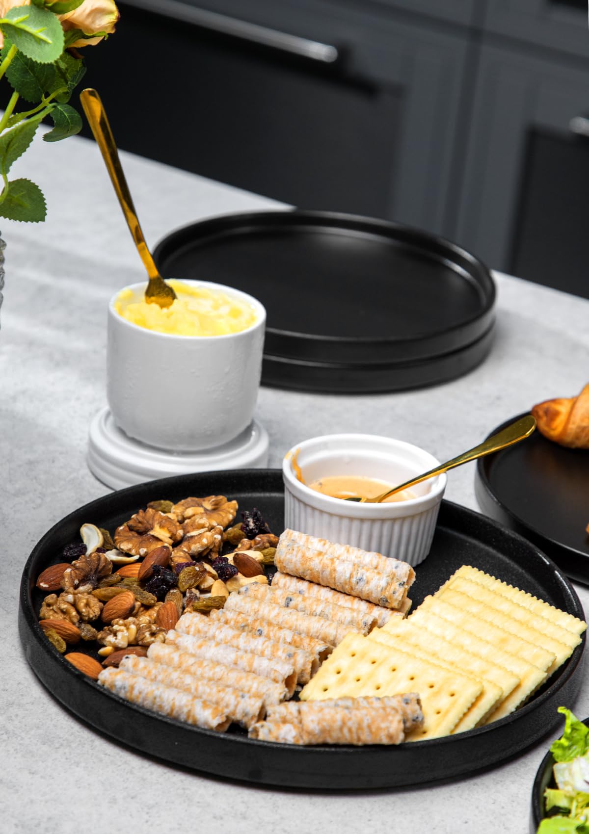 Nucookery Ceramic Dinner Plates Set of 6, 10 Inch Salad Plates, Round Dessert Plates, Large Dinnerware Plates for Kitchen, Microwave, Oven, Dishwasher Safe, Scratch Resistant - Matte Black