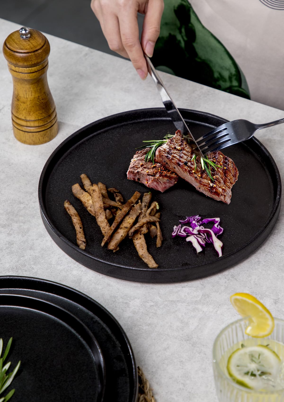 Nucookery Ceramic Dinner Plates Set of 6, 10 Inch Salad Plates, Round Dessert Plates, Large Dinnerware Plates for Kitchen, Microwave, Oven, Dishwasher Safe, Scratch Resistant - Matte Black