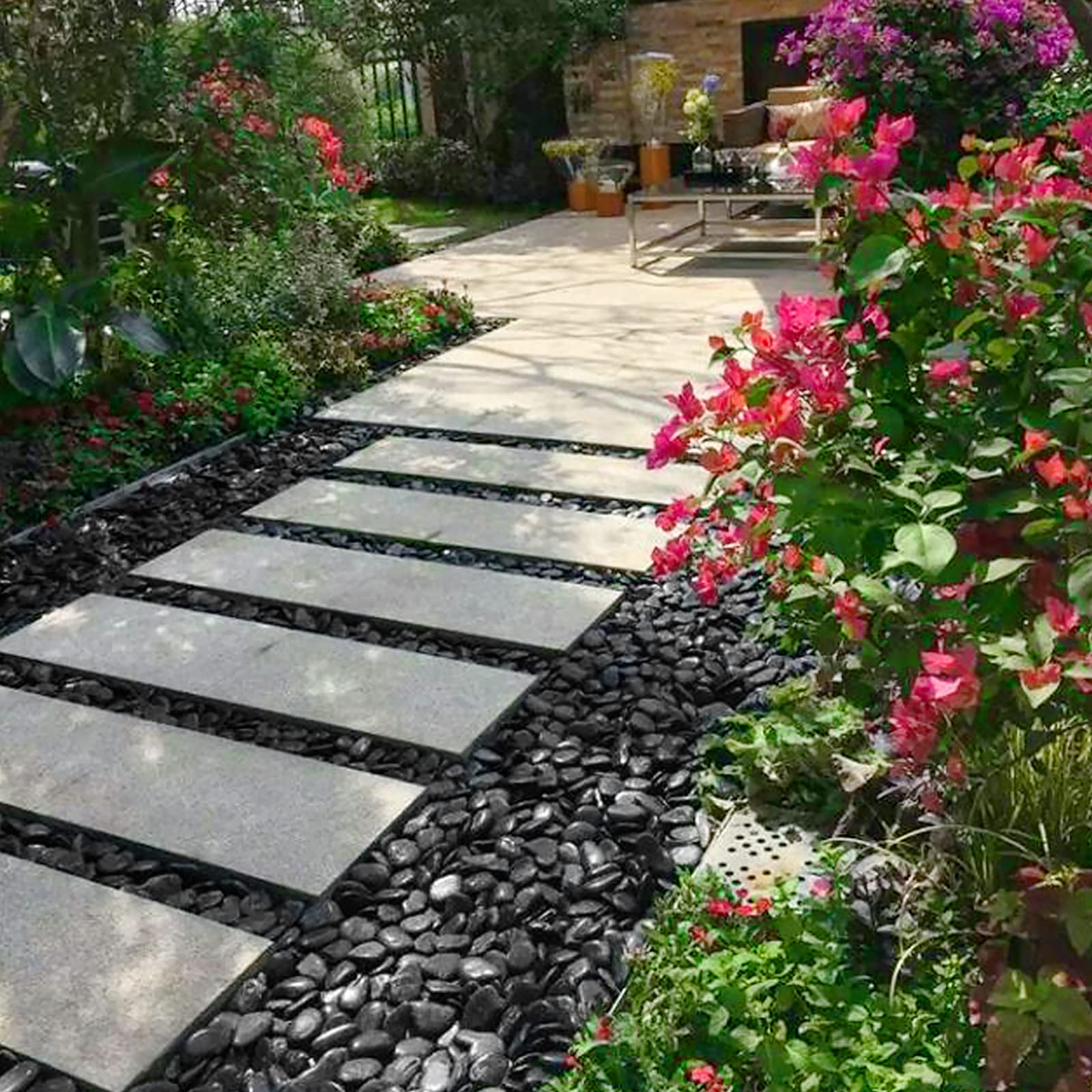 GASPRO 15 Pound Black River Rocks + 15 Pound White Pebbles, 1 to 2 Inch Black Pebbles, 3/8 Inch White Average-Sized Polished Pebble for Plants, Vase, Fish Tank, Garden