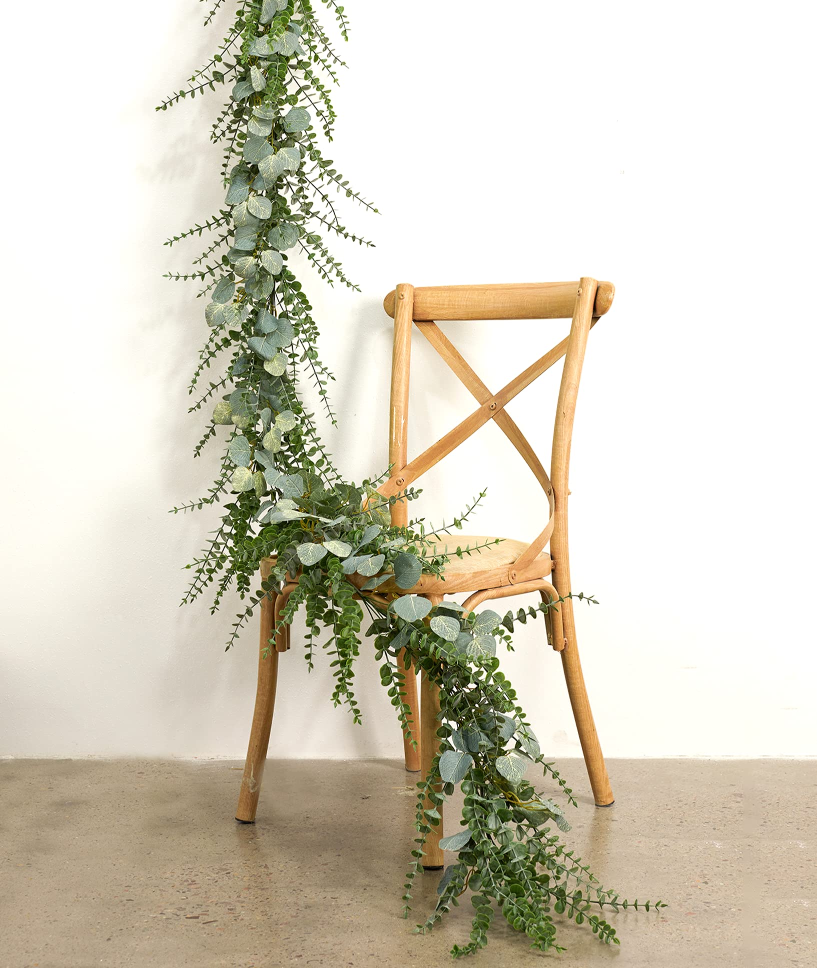 Clycaloor 9 FT Eucalyptus Greenery Garlands for Table, Artificial Long Greenery Garlands, Spring Green Eucalyptus Garland for Wedding, Mantle, Party, Home Decor
