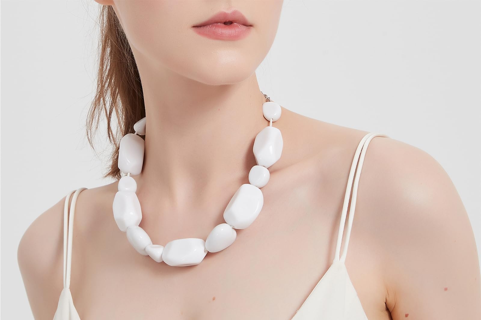 Giuesytic White Beaded Rock Bone Pebble Choker Classic Statement Necklace Halloween Costumes for Women Cosplay Accessories Carnival Accessory Jewelry