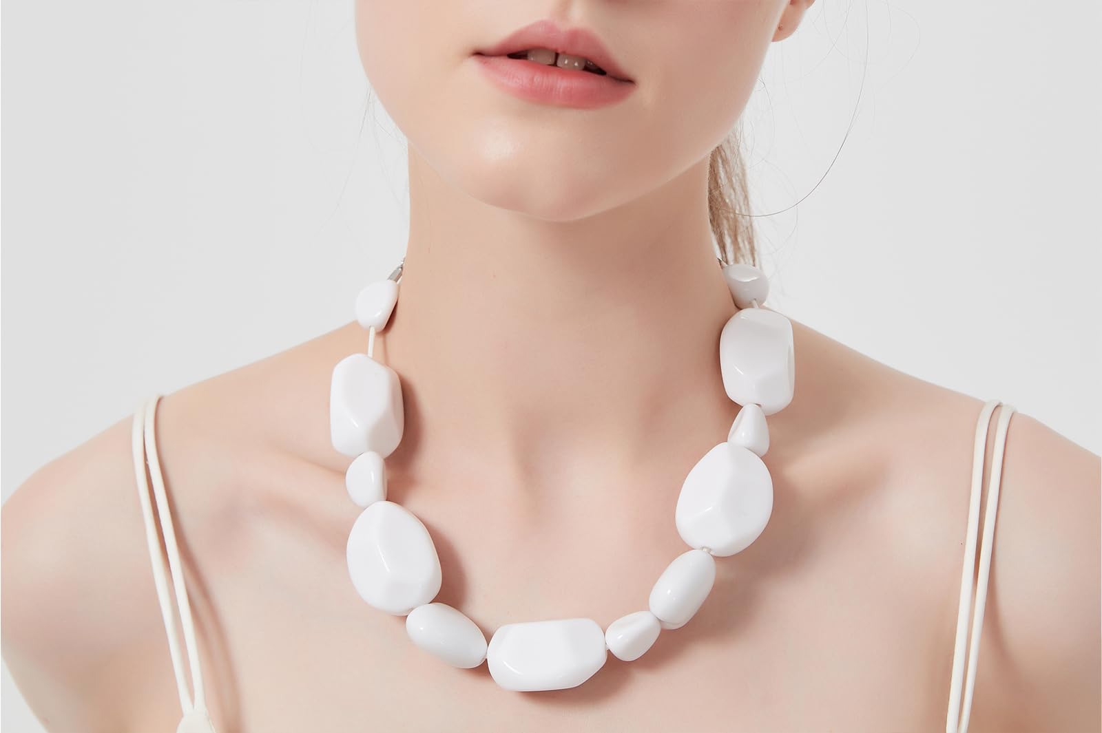 Giuesytic White Beaded Rock Bone Pebble Choker Classic Statement Necklace Halloween Costumes for Women Cosplay Accessories Carnival Accessory Jewelry