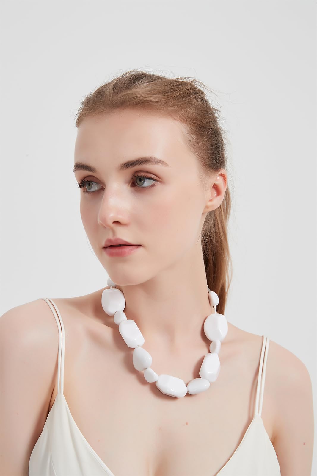 Giuesytic White Beaded Rock Bone Pebble Choker Classic Statement Necklace Halloween Costumes for Women Cosplay Accessories Carnival Accessory Jewelry
