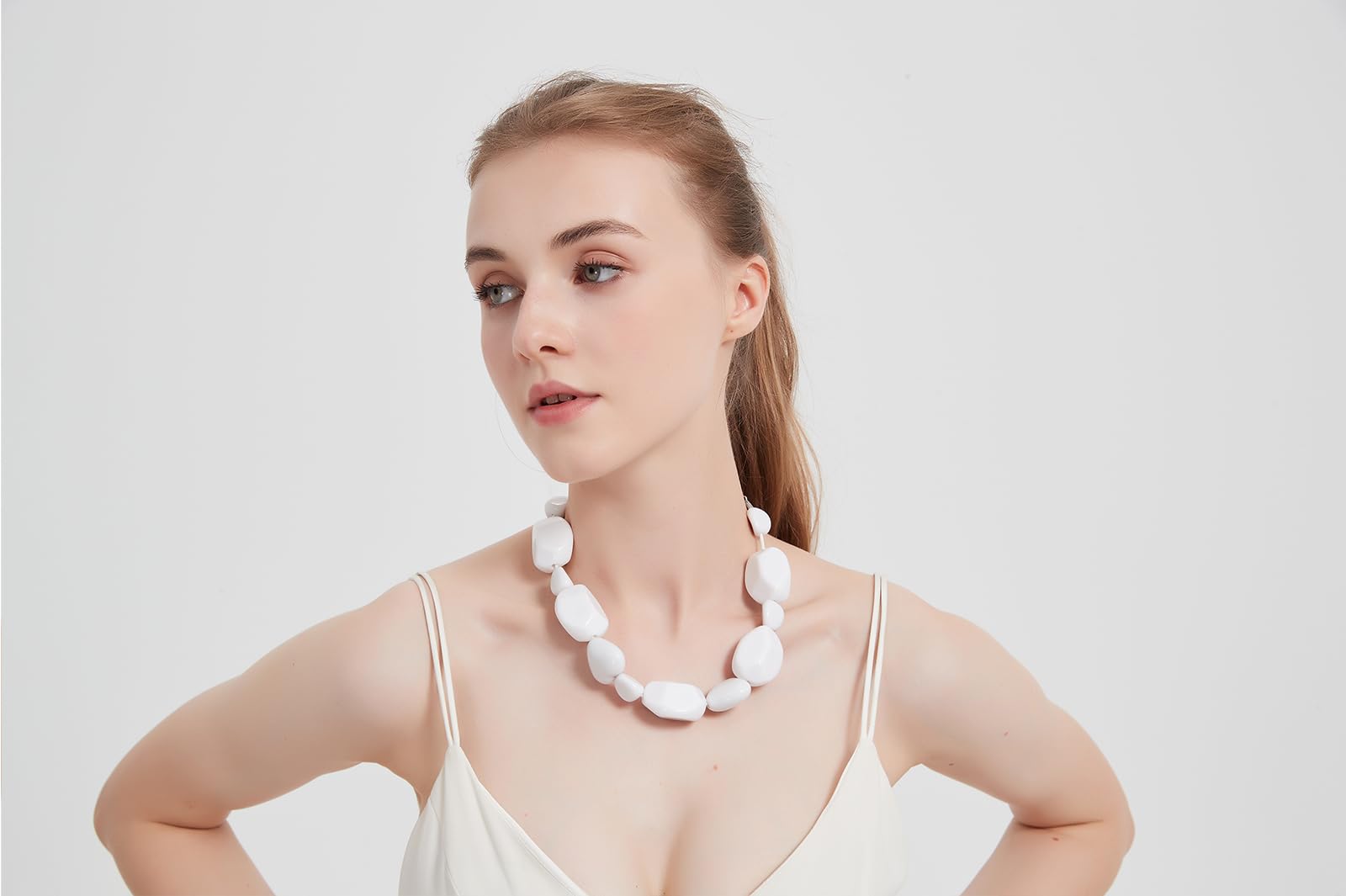 Giuesytic White Beaded Rock Bone Pebble Choker Classic Statement Necklace Halloween Costumes for Women Cosplay Accessories Carnival Accessory Jewelry