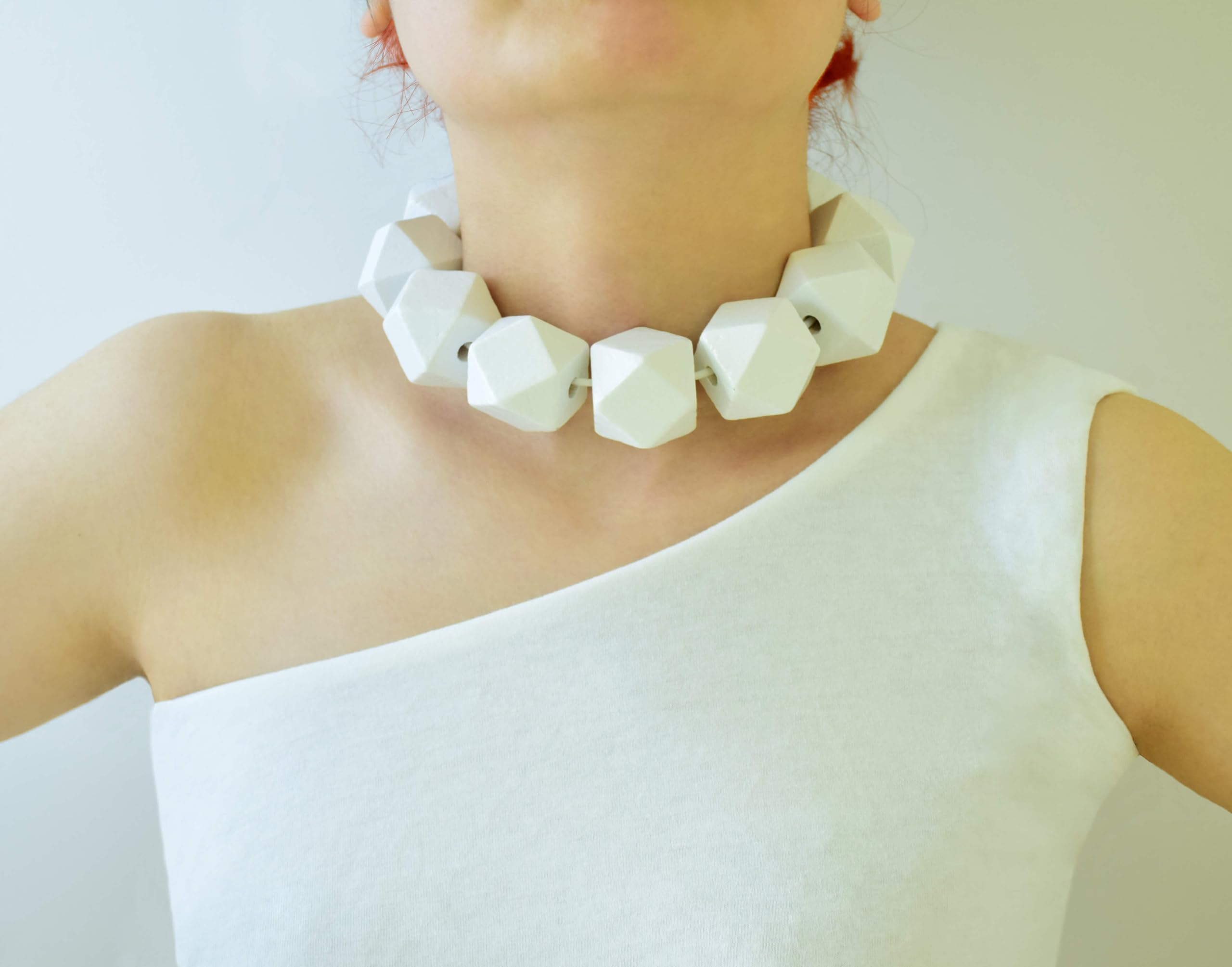 White Beaded Necklace Rock Bone Choker Chunky Costume Pebble Chokers White Statement Necklaces Bones Beads Halloween Costumes for Women Big Large Bead Cosplay Mardi Gras Accessories Carnival Short