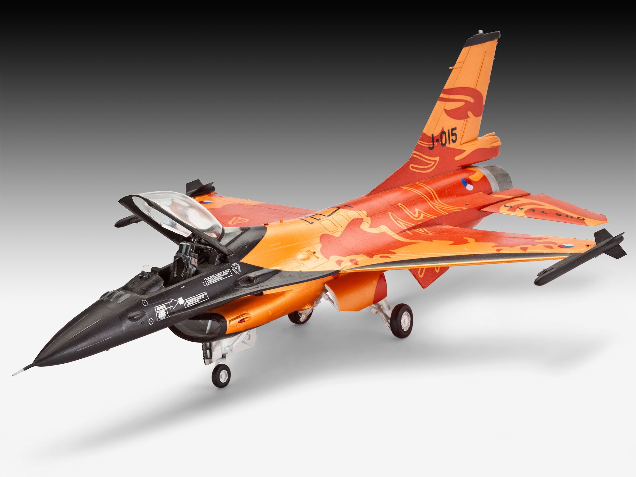 Revell Germany Lockheed Martin F-16 MLU Solo Display Plastic Model Kit (1/72 Scale)