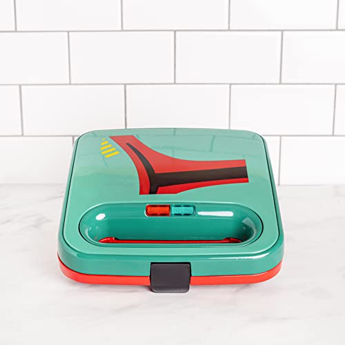 Uncanny Brands WM2-SRW-BBF Star Wars Boba Fett Double-Square Waffle Maker, 9" x 9", Green