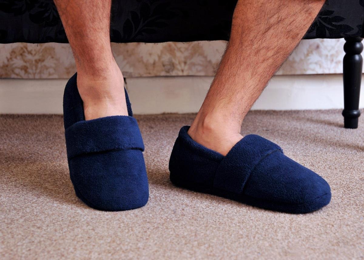 SnugToes Arola Microwavable Heated Slippers for Men