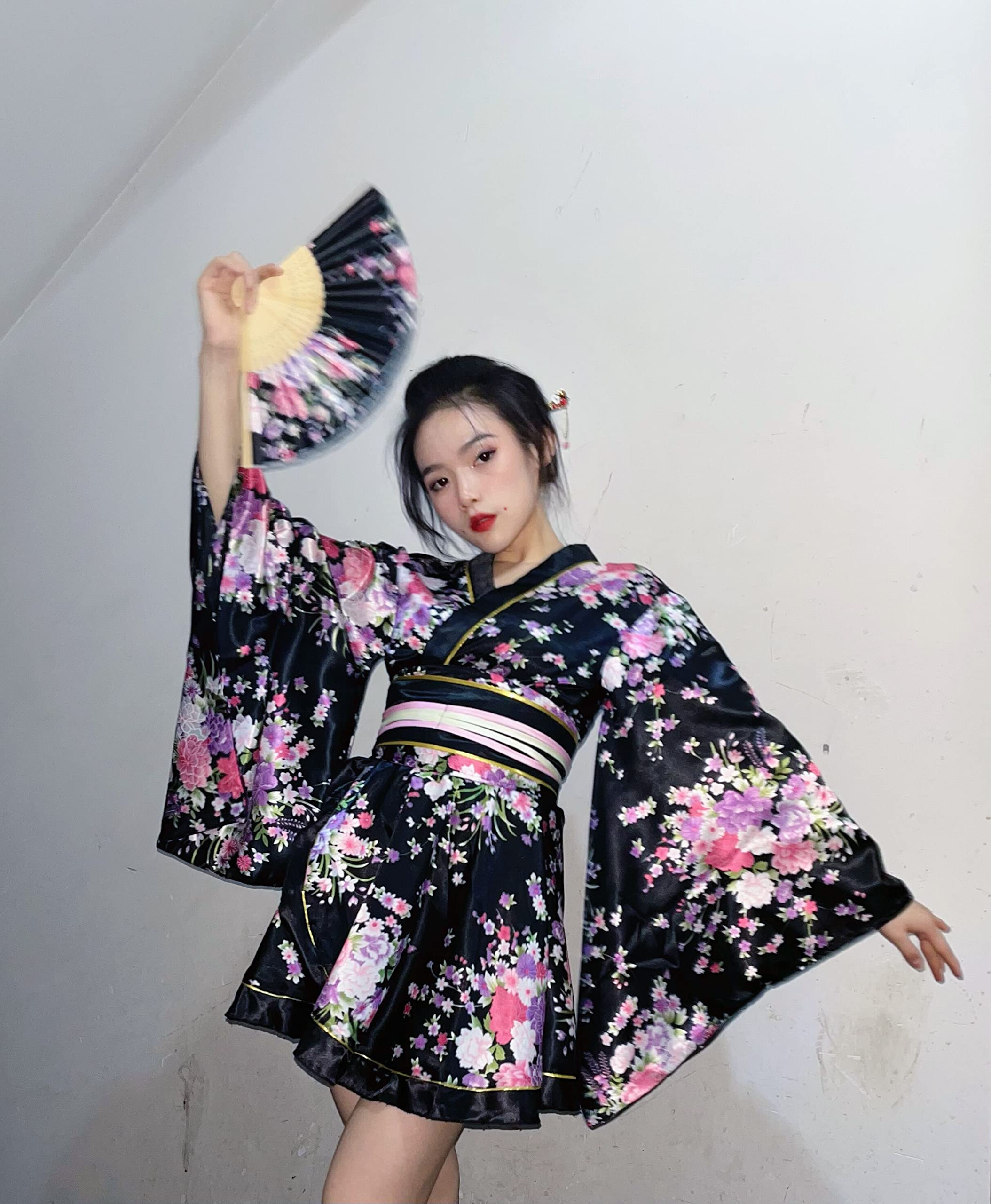 Japanese Anime Women's Dance Kimono Robe Fancy Dress Yukata Silk Folding Fans Tabi Hairstick Socks Set Black Large