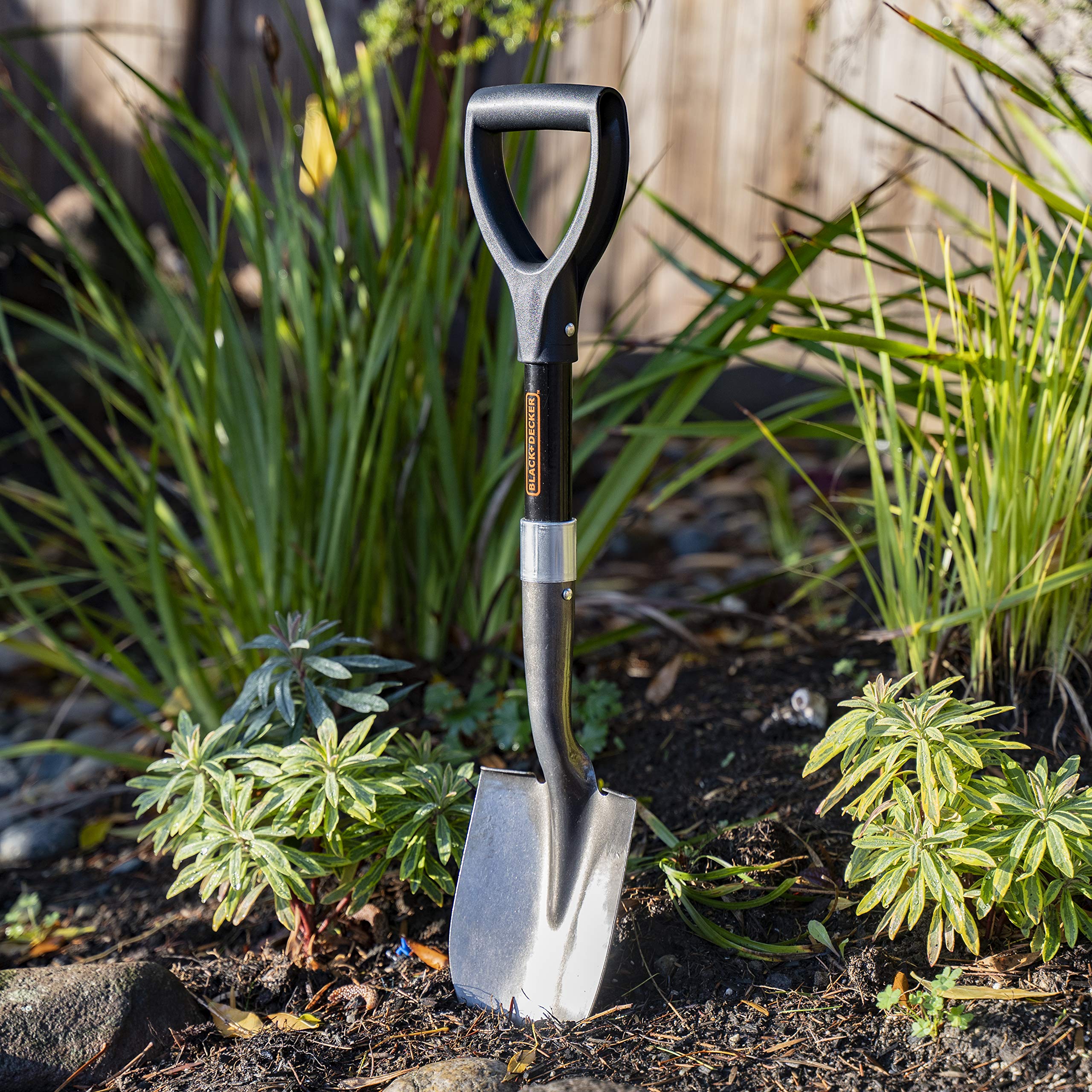 Black & Decker BD1515 D-Handle Mini Garden Shovel, 26 in, Black