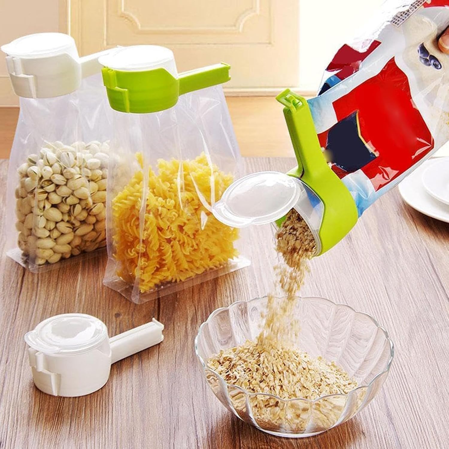 PodaFu 4PCS Bag Clips with Pour Spout, Sealing Clips with Pouring Spouts, Great for Organizing and Storing Food in the Kitchen (4 Colors)