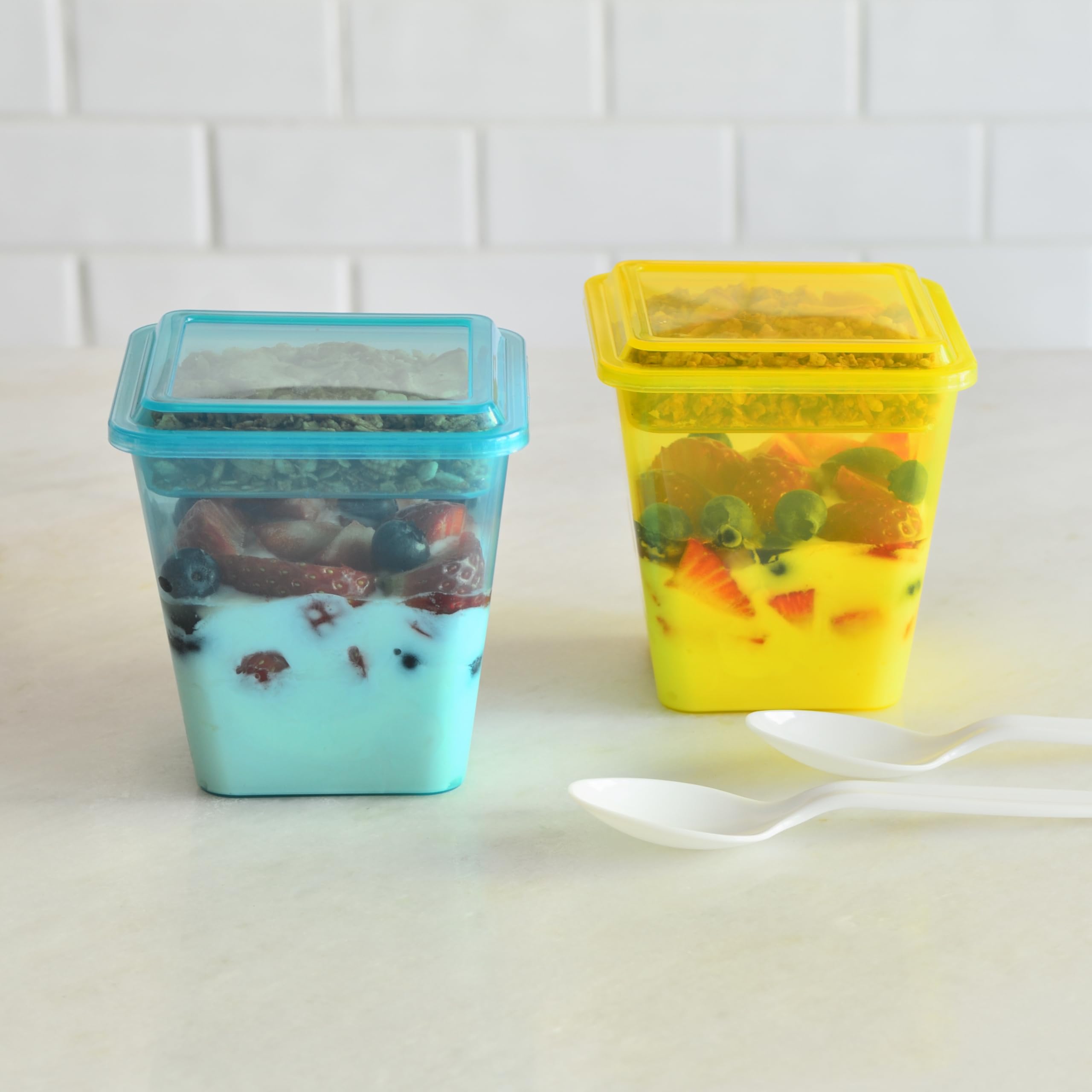 Youngever 7 Sets Plastic Parfait Cups, Reusable Plastic Dessert Cups with Lids and Inserts, Reusable Plastic Yogurt Cups with Inserts, Spill and Leak Proof (Medium 8 Ounce)
