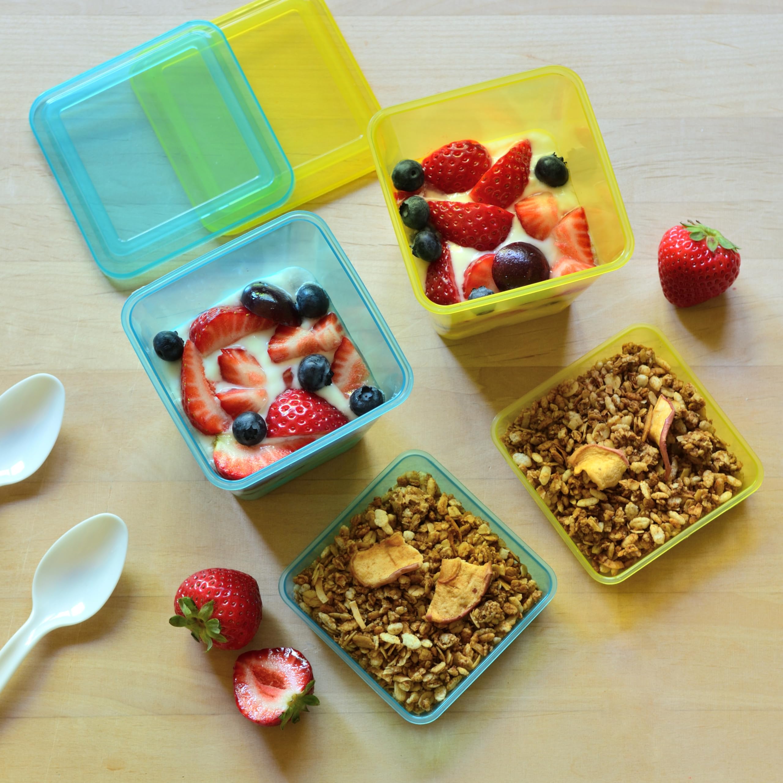 Youngever 7 Sets Plastic Parfait Cups, Reusable Plastic Dessert Cups with Lids and Inserts, Reusable Plastic Yogurt Cups with Inserts, Spill and Leak Proof (Medium 8 Ounce)