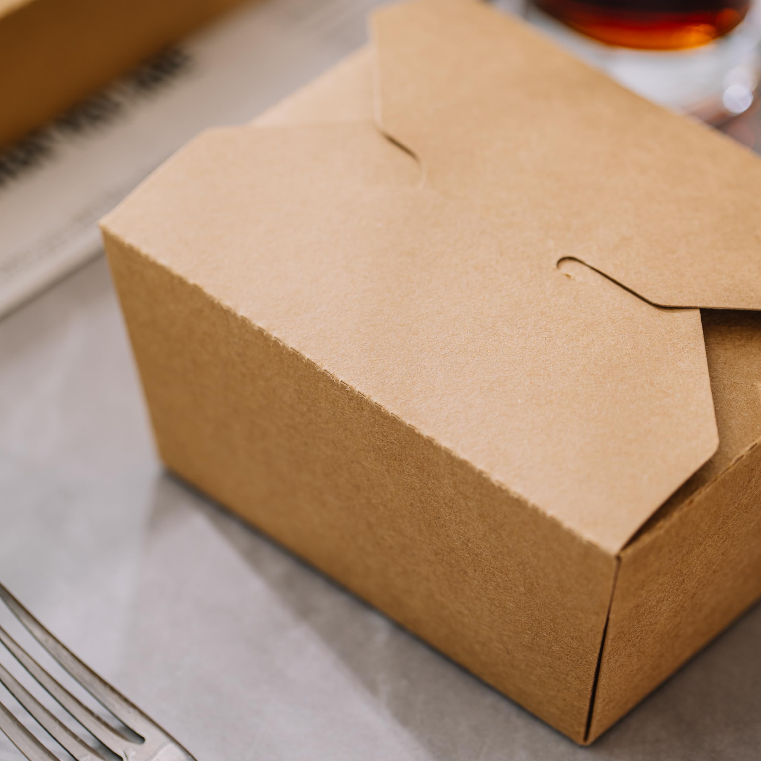To Go Food Containers 25 Pack - Kraft Microwavable Folded Paper 30 oz Take-Out Container - Meal Prep, and Catering with Lids - Disposable, Freezer Safe - Restaurant, Home Pastry and Packaging Supplies
