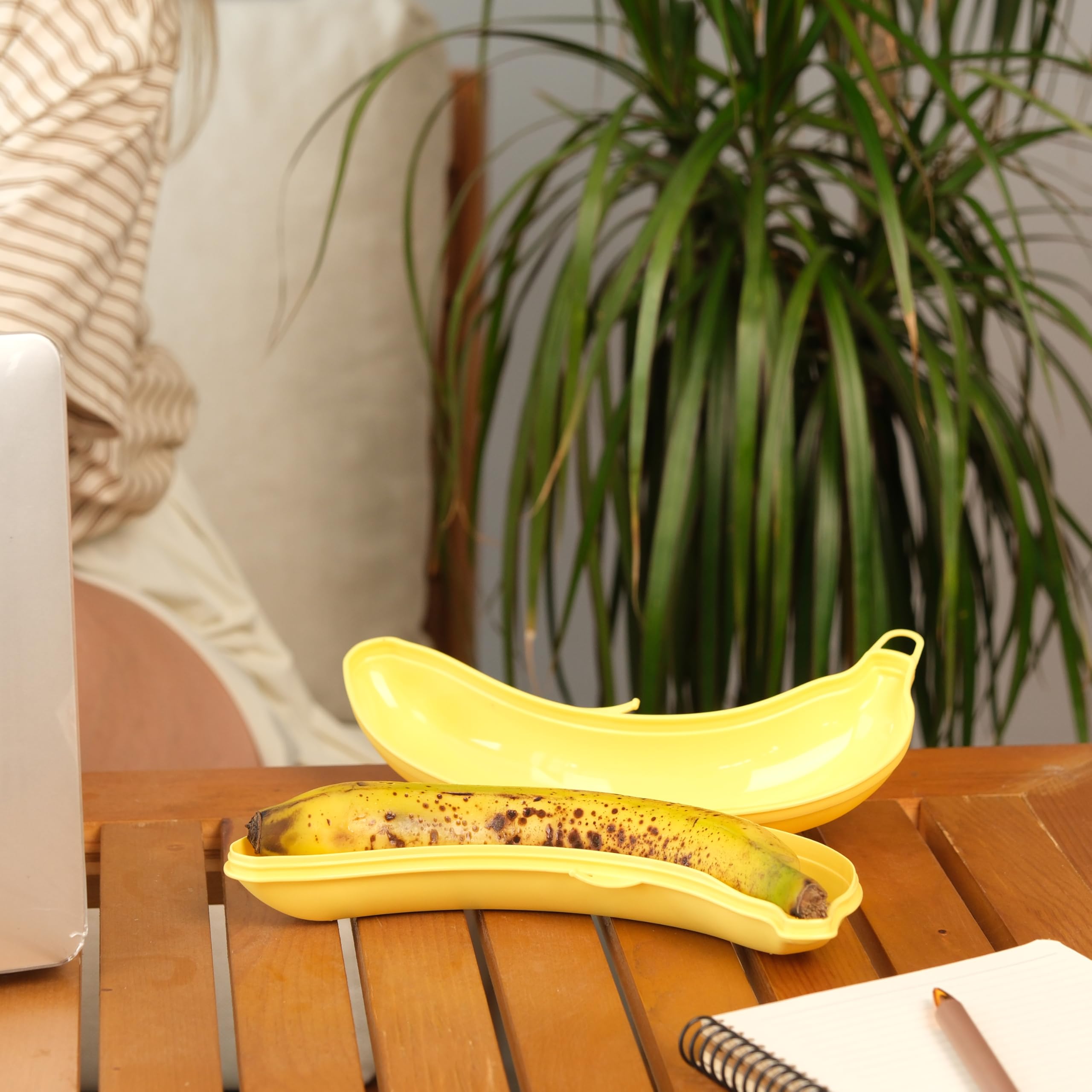 Osier Blanc Banana Keeper BPA-Free Outdoor Travel Case, Banana Protector, Cute Carrier Storage Box, Yellow 2 Pack