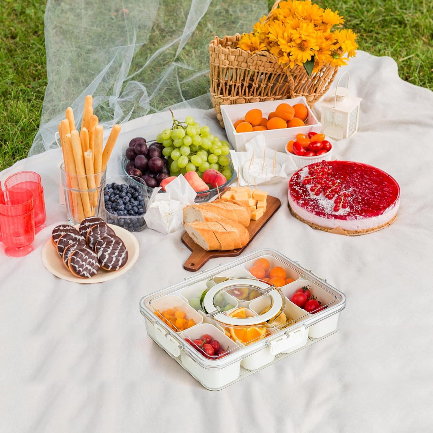 LIBOWANGLUO-US Snackle Box Charcuterie Container, Divided Serving Tray with Lid and Handle, Portable Snack Platters for Fruit, Nuts, Candy, Entertaining, Party, Picnic, Transparent