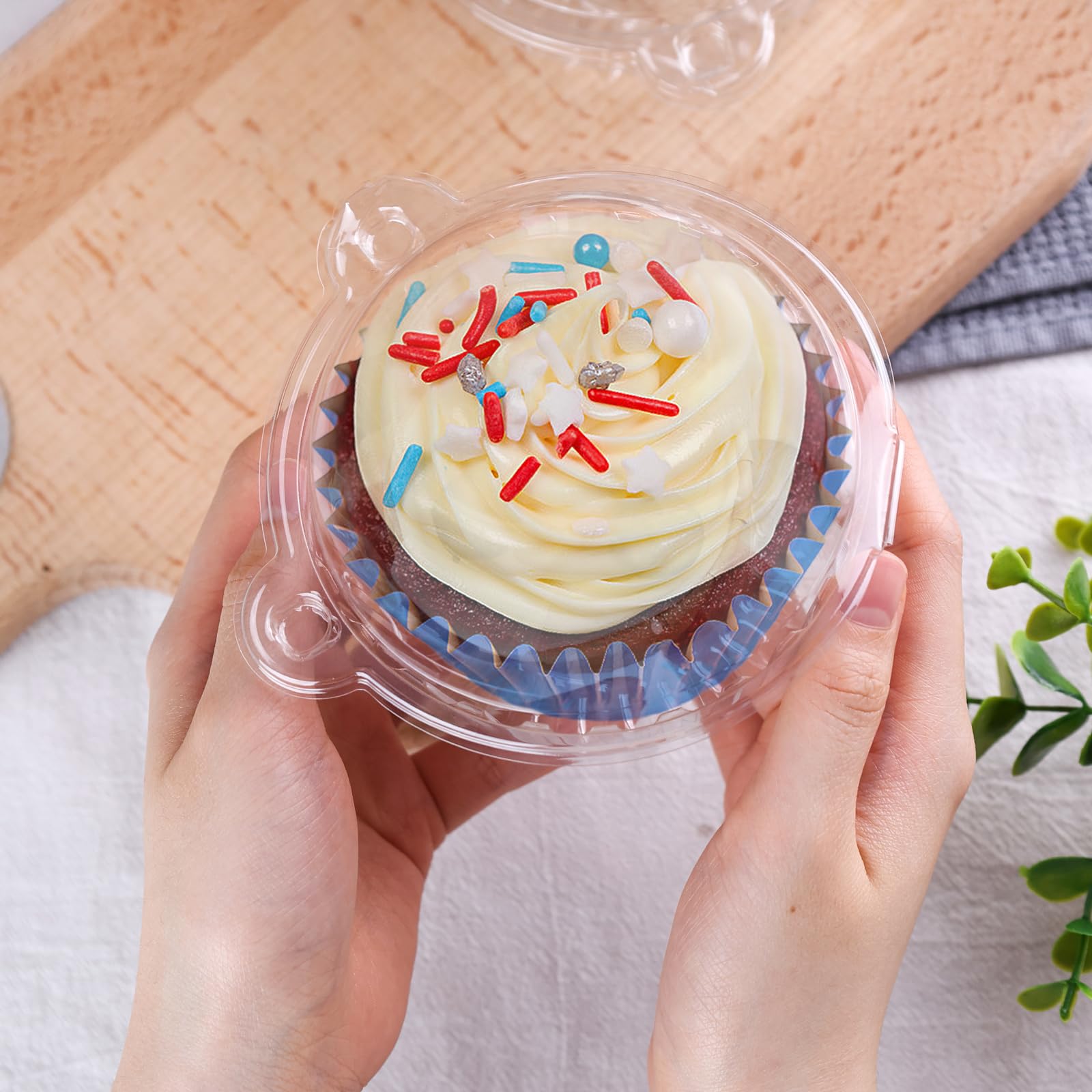 HANSGO 80Pack Individual Cupcake Containers with Lid, 4.3 x 3.2 Inches Plastic Clear Cupcake Holder for Wedding Baby Shower Birthday Party Supply