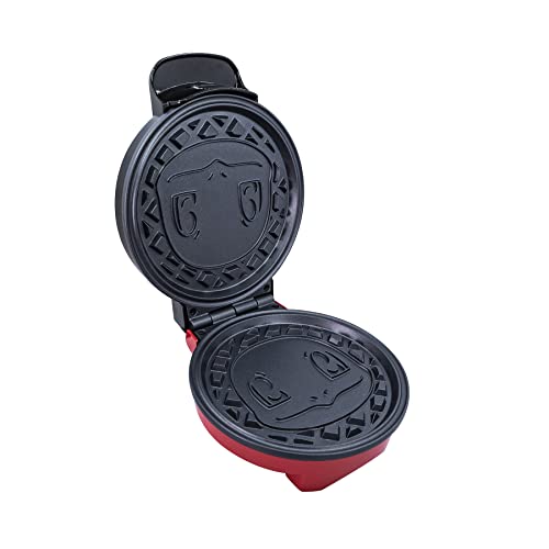Uncanny Brands Pokémon Squirtle Waffle Maker - Make Bounty Squirtle Waffles - Kitchen Appliance