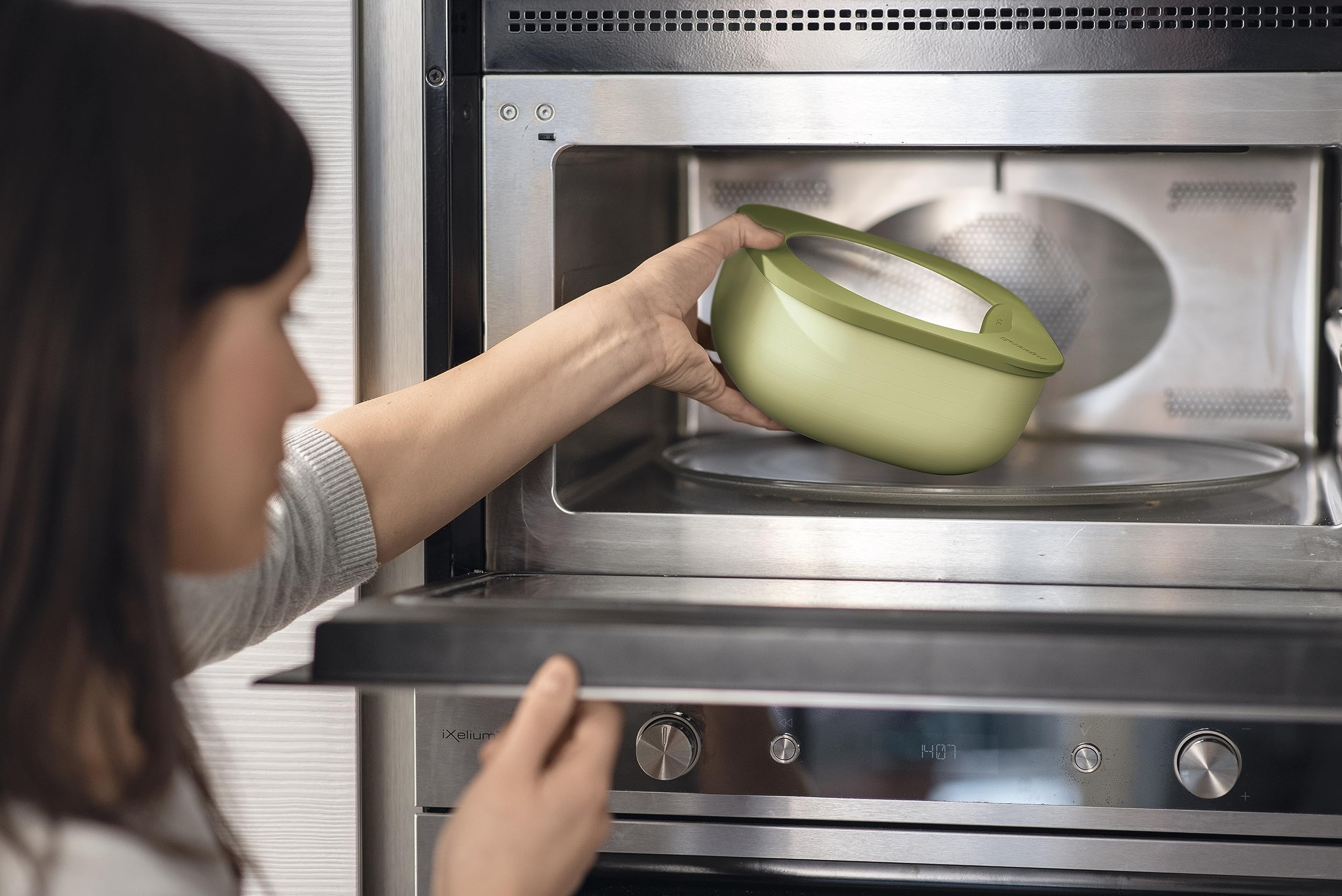Guzzini - Kitchen Active Design, STORE&MORE BIO Set of 3 Shallow Airtight Fridge/Freezer/Microwave Containers - Multicolour, 19,5 x19,5 x h9,3 cm | 450/975/1900 cc - 17072552