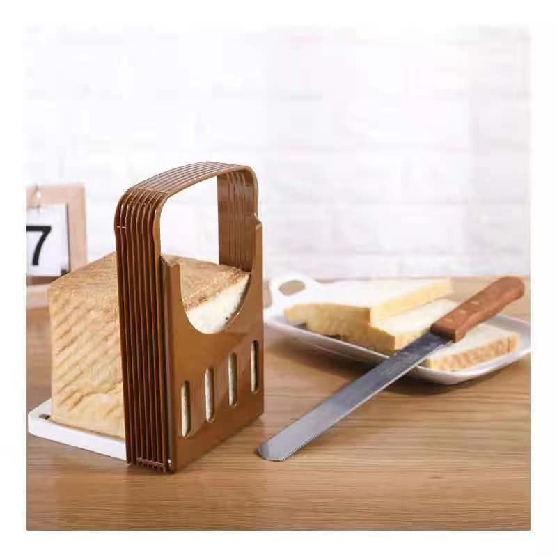 Bread Slicer,Bread Slicer for Homemade,Bread Loaf Cutter Machine - Foldable Adjustable Brown Plastic Bread Machine,Kitchen Fittings be used for Sandwich Cutter toast Bagel Slicer