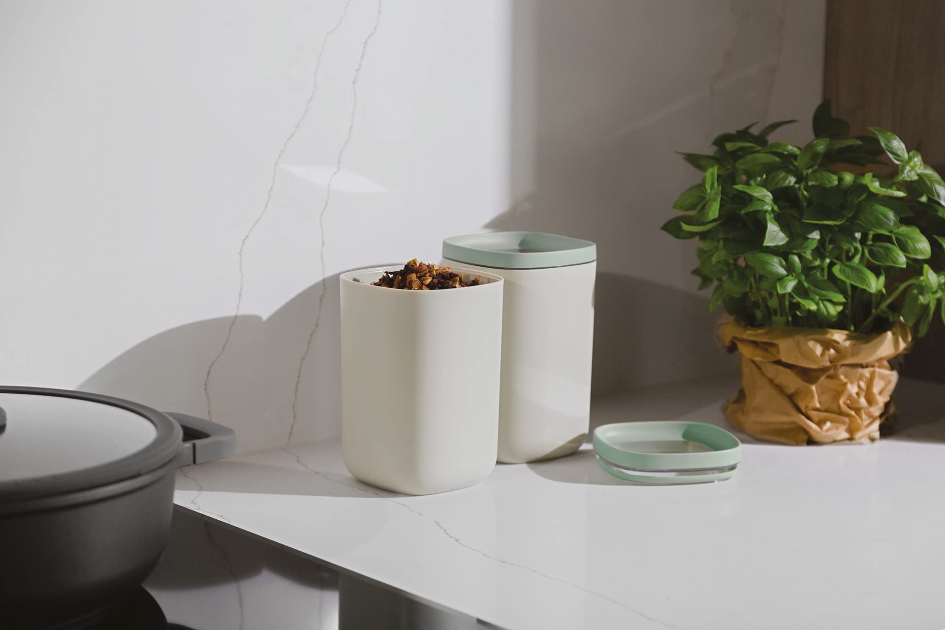 Berghoff Balance 2Pc Large Food Containers 4.3" x 4.3" x 6.7", 1.4qt., Square, Recycled Material, Large Opening, Stackable, Airtight Seal, Keep Foods Fresh