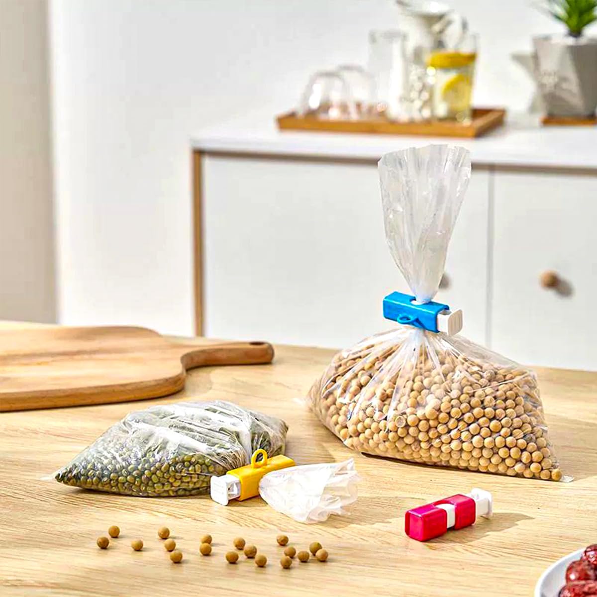 20 PCS Food Clips Bread Bag Clips for Food Storage with Air Tight Seal Grip, Squeeze and Lock Bread Bag Clips, Plastic Bag Closure Clips, Chip Clips, Snack Clips, Plastic Heavy Seal Grip