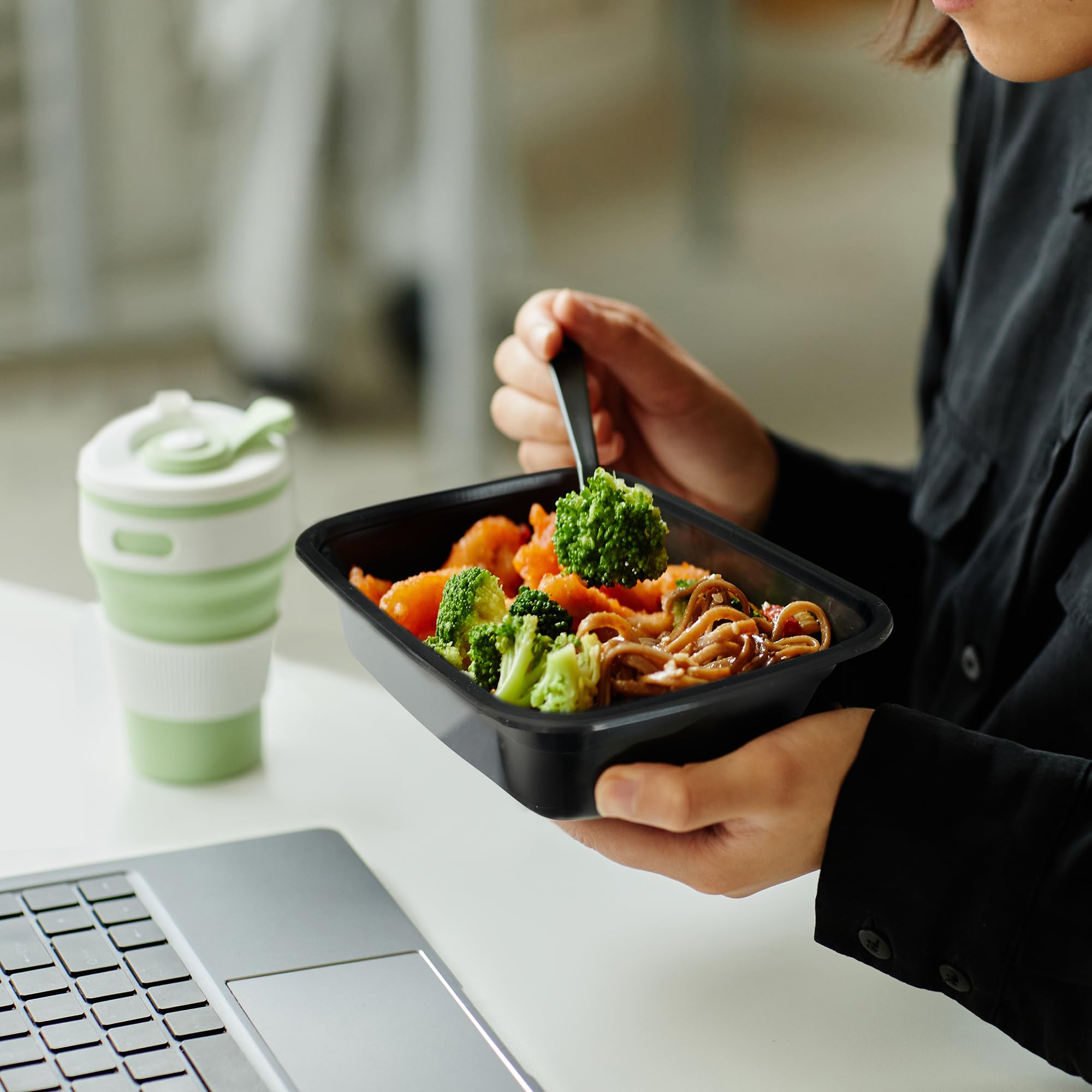 Comfy Package [Case of 150 24 oz. 1 Compartment Meal Prep Containers Reusable - Microwaveable, Dishwasher and Freezer Safe, BPA-Free, Portion Control and Convenience Food Storage with Lids, Stackable