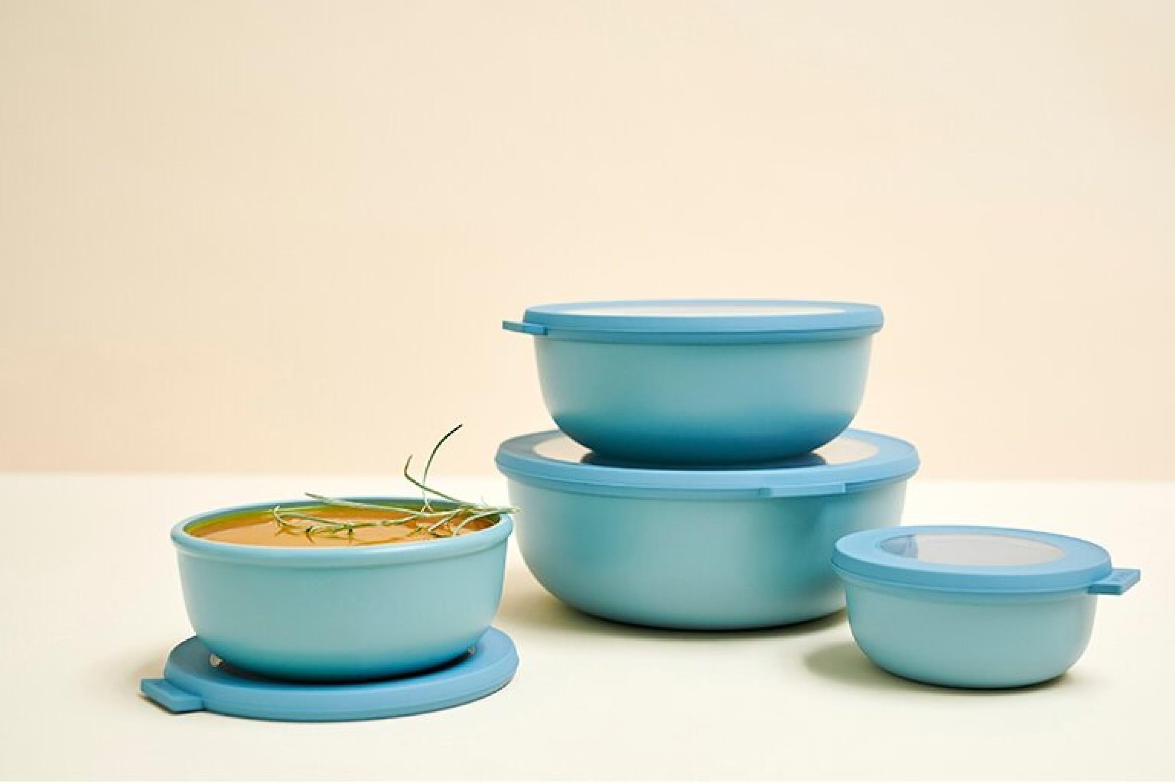 MEPAL, Cirqula Multi Food Storage and Serving Bowl with Lid, Food Prep Container, Shallow, Nordic Blue, 0.8 Quart (750 milliliters, 25 ounces), 1 Count