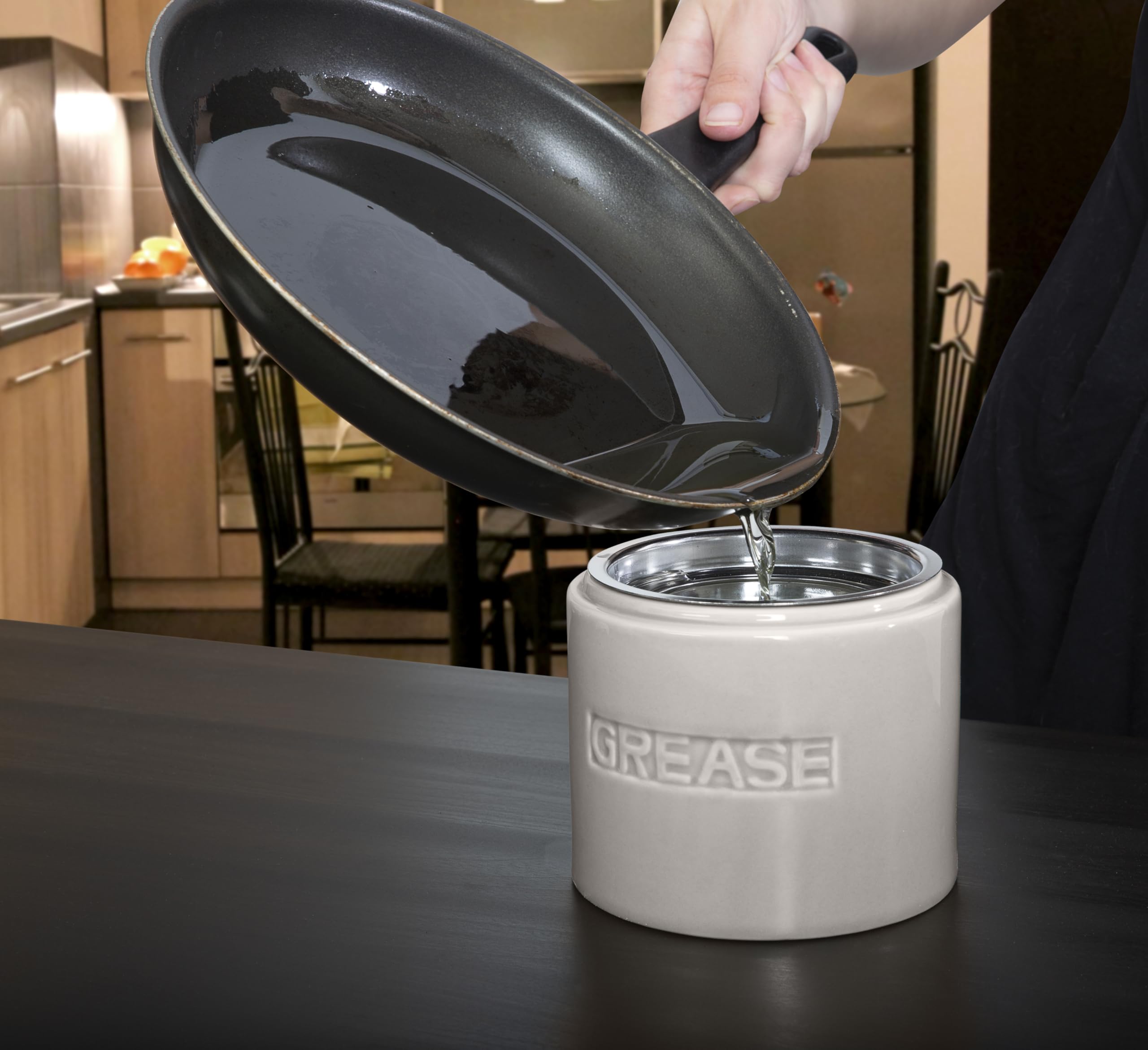 CYPRESS SUNRISE Bacon Grease Saver with Strainer - 32oz Ceramic Container for Kitchen Holds Bacon Fat Drippings Oil for Reuse - Keeper Can Hold Cooking Frying Oil - Dishwasher Safe