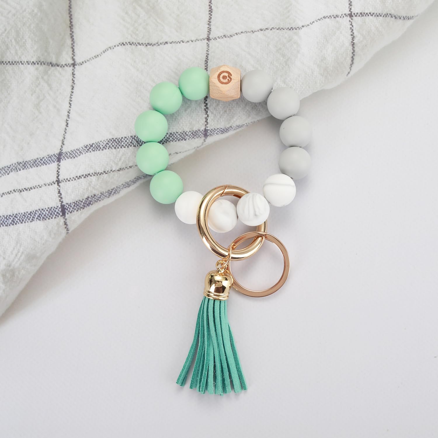 Coolcos Silicone Key Ring Bracelet for Women Portable Keychain Holder, Car Keychain Elastic Beaded Wristlet with Tassel (Mint Green)