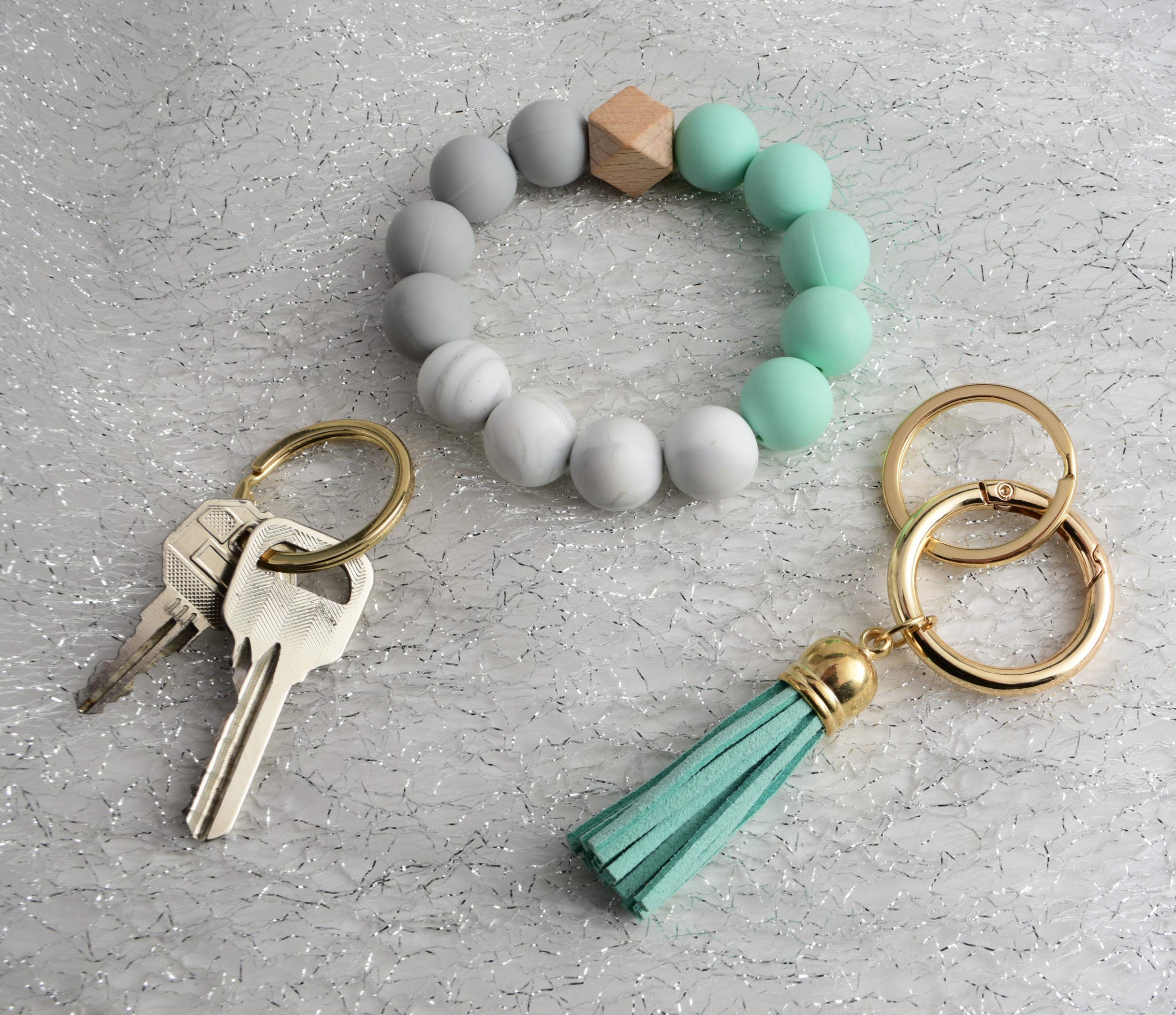 Coolcos Silicone Key Ring Bracelet for Women Portable Keychain Holder, Car Keychain Elastic Beaded Wristlet with Tassel (Mint Green)