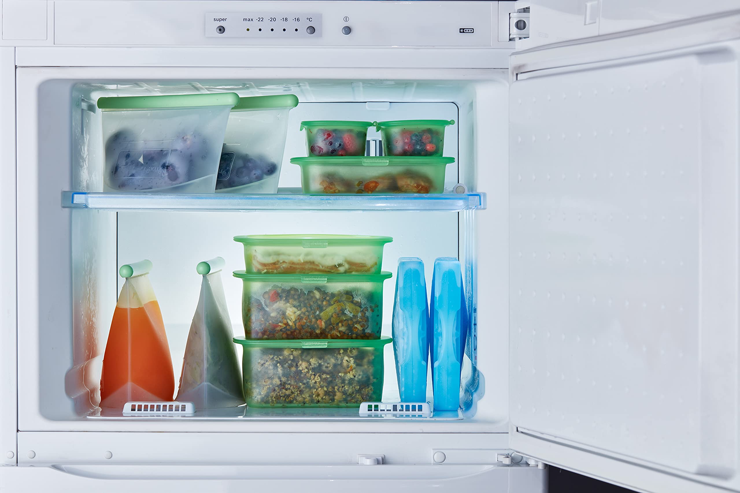 Lxe9kuxe9 Lekue Reusable Silicone Food Storage Box Container set of 3. Set includes: 0.2L, 0.5L, 1.0L